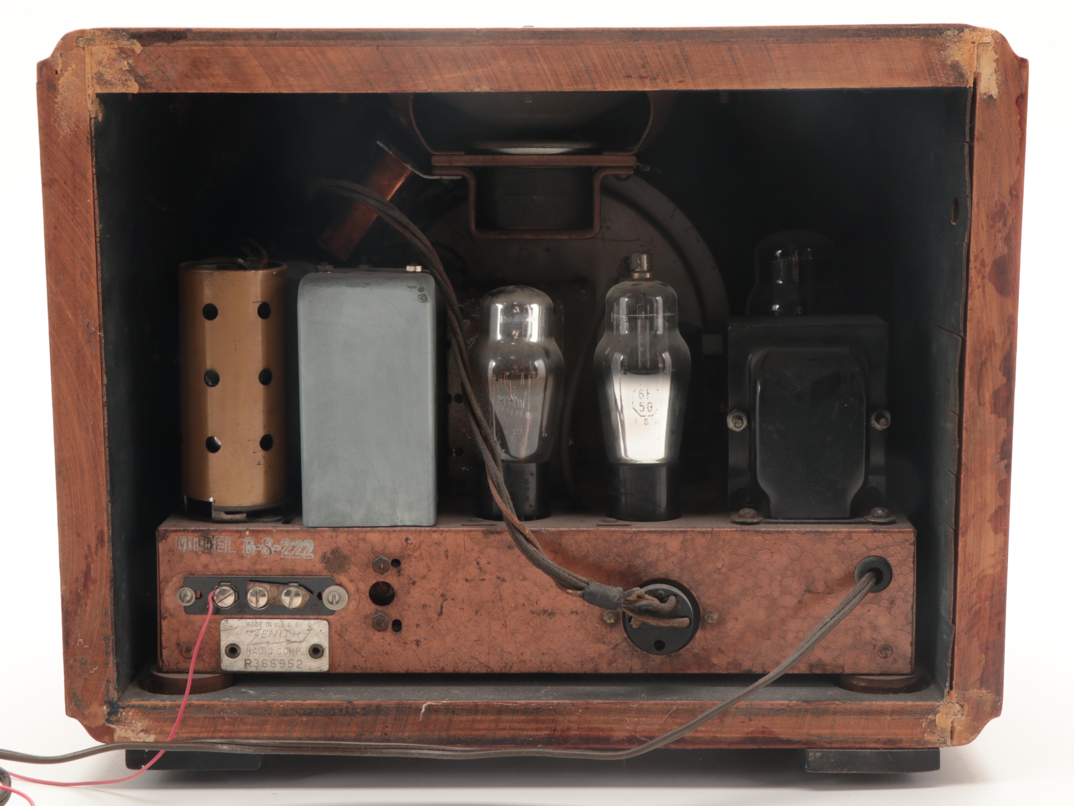 Art Deco Waterfall Style Zenith Cube Adjusting Tube Table Radio, 1930s ...