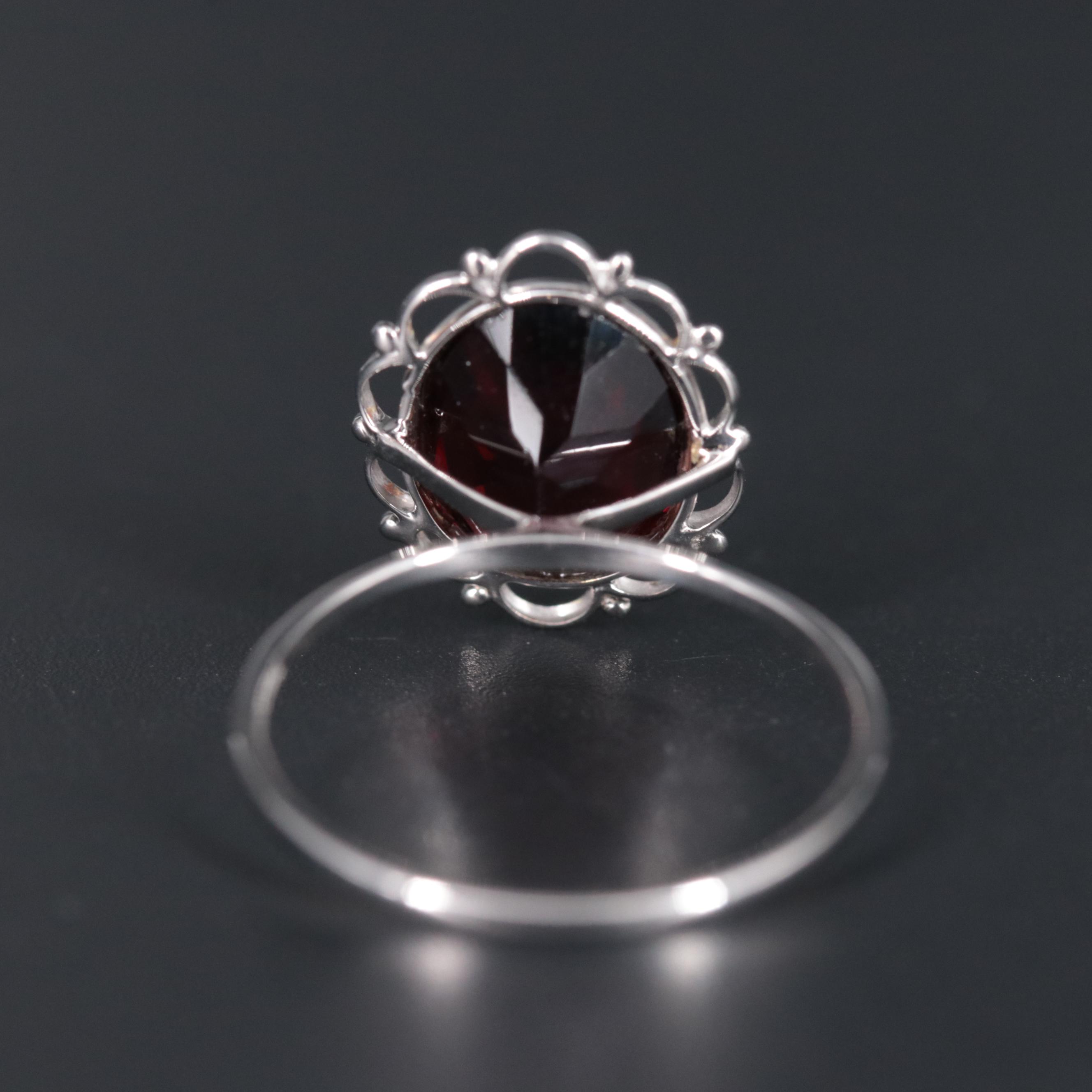 14K Garnet Ring | EBTH