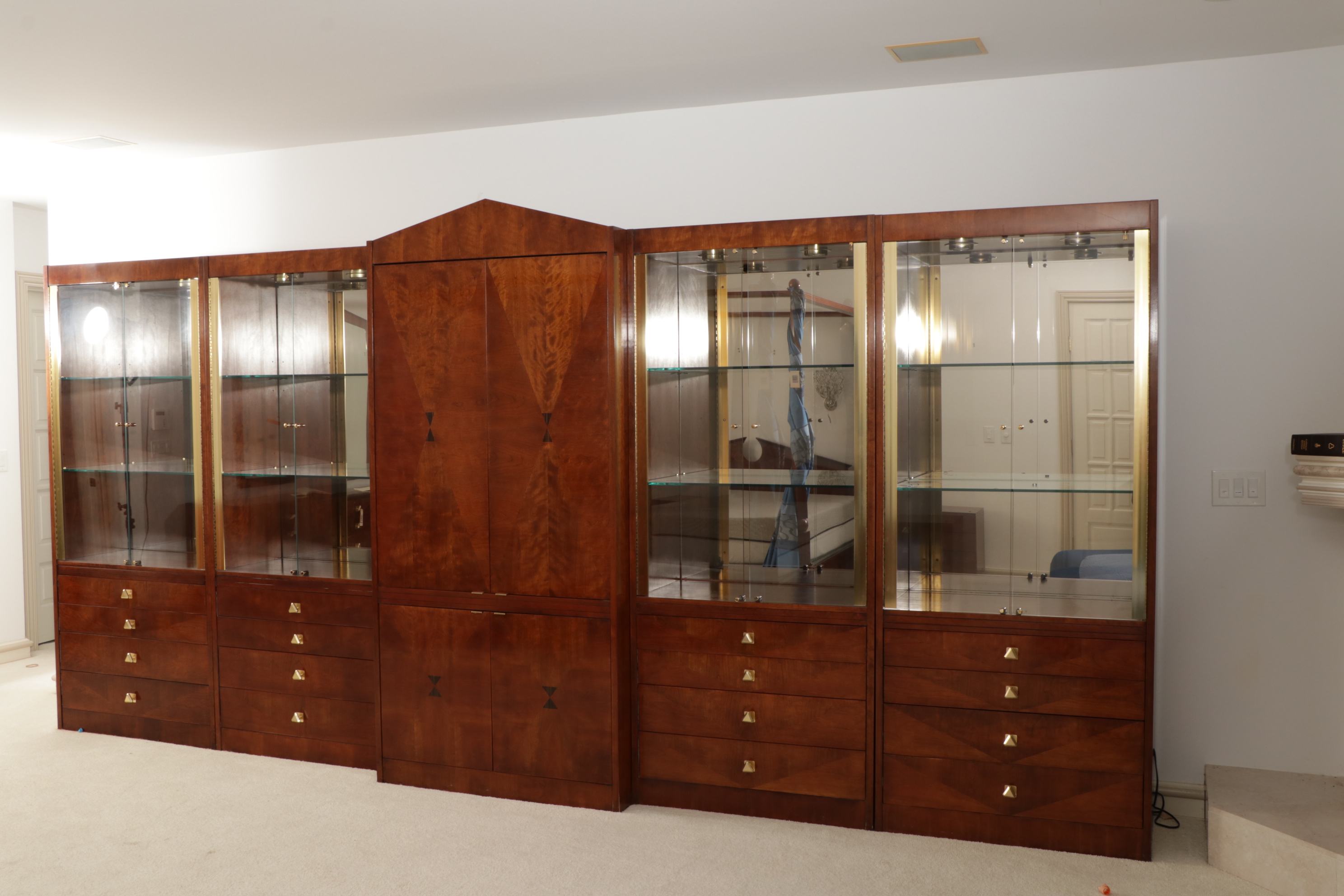 Henredon "Scene 4" Parquetry Illuminated Display Cabinet and Armoire | EBTH