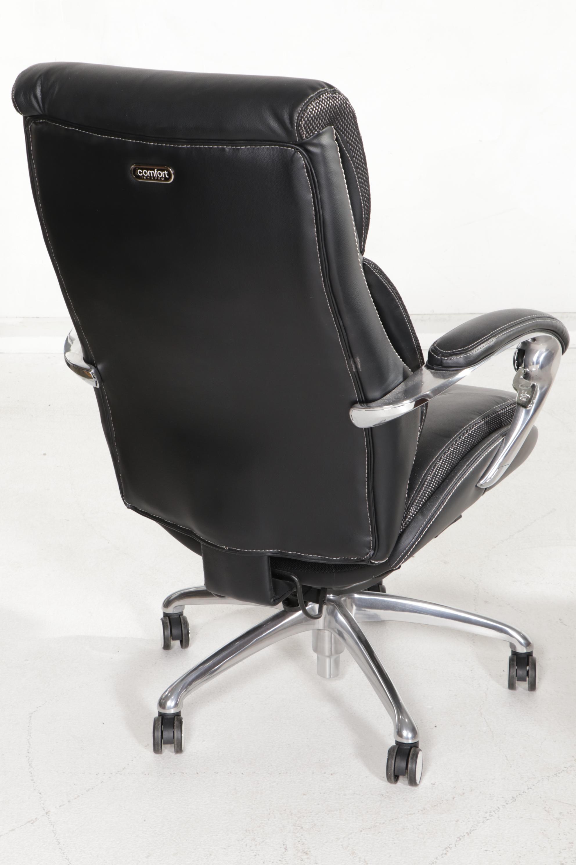 Contemporary Aspenhome "Hawthorne" L-Shaped Desk with Office Chair | EBTH