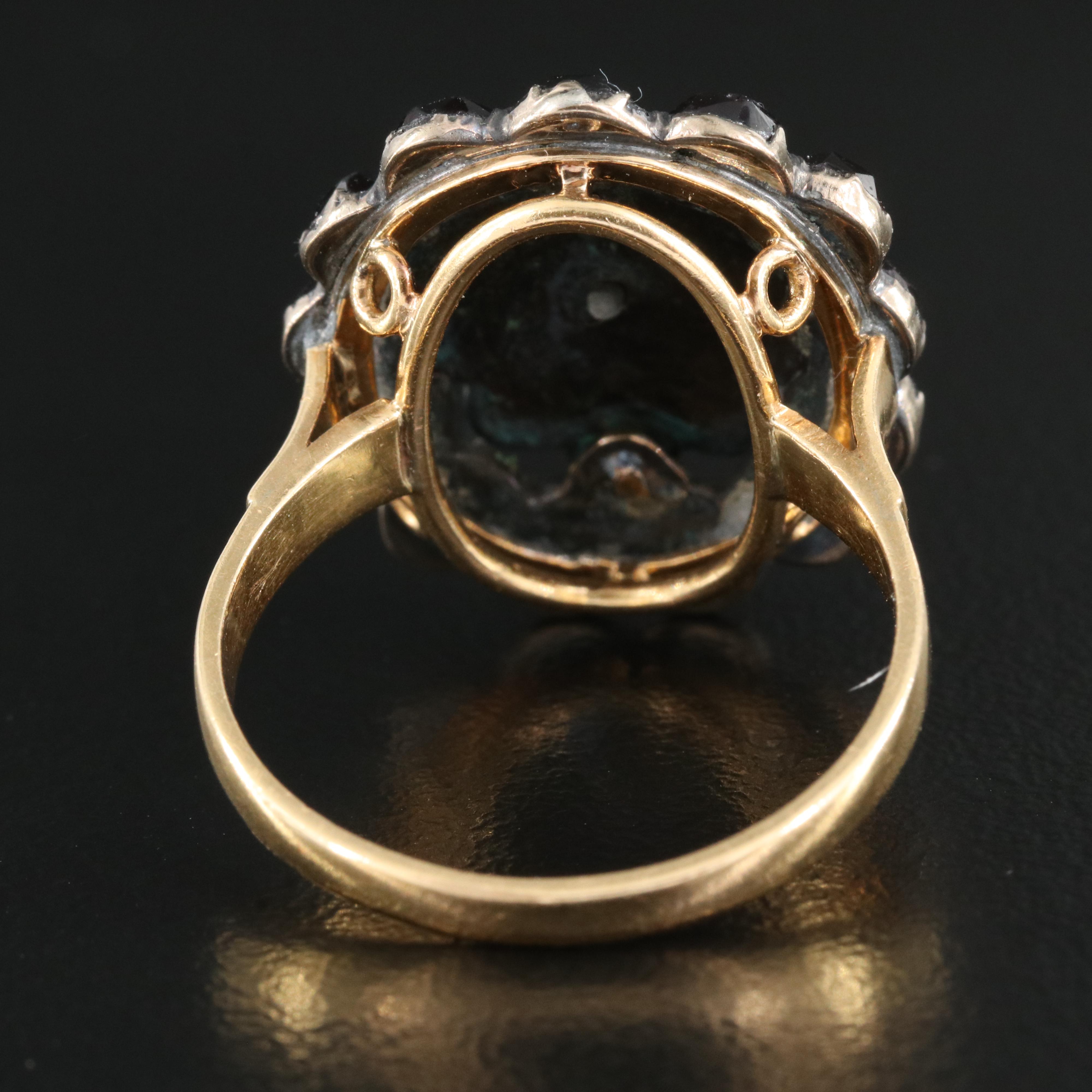 Victorian 18K Garnet Medallion Ring | EBTH
