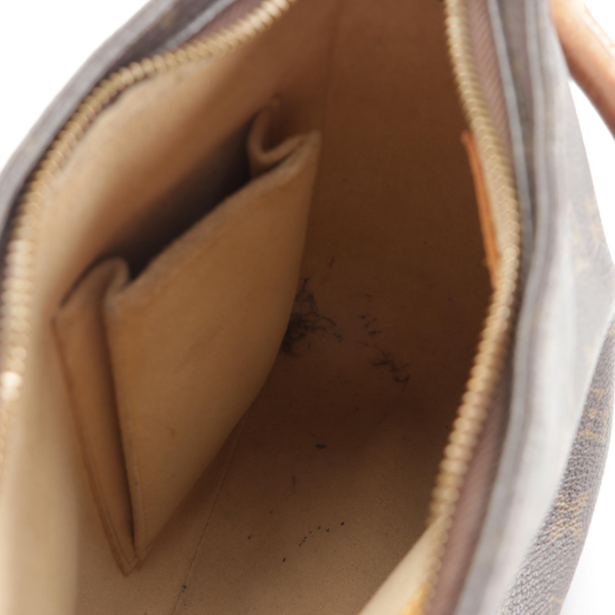 Louis Vuitton Looping MM Shoulder Bag in Monogram Canvas and Vachetta ...