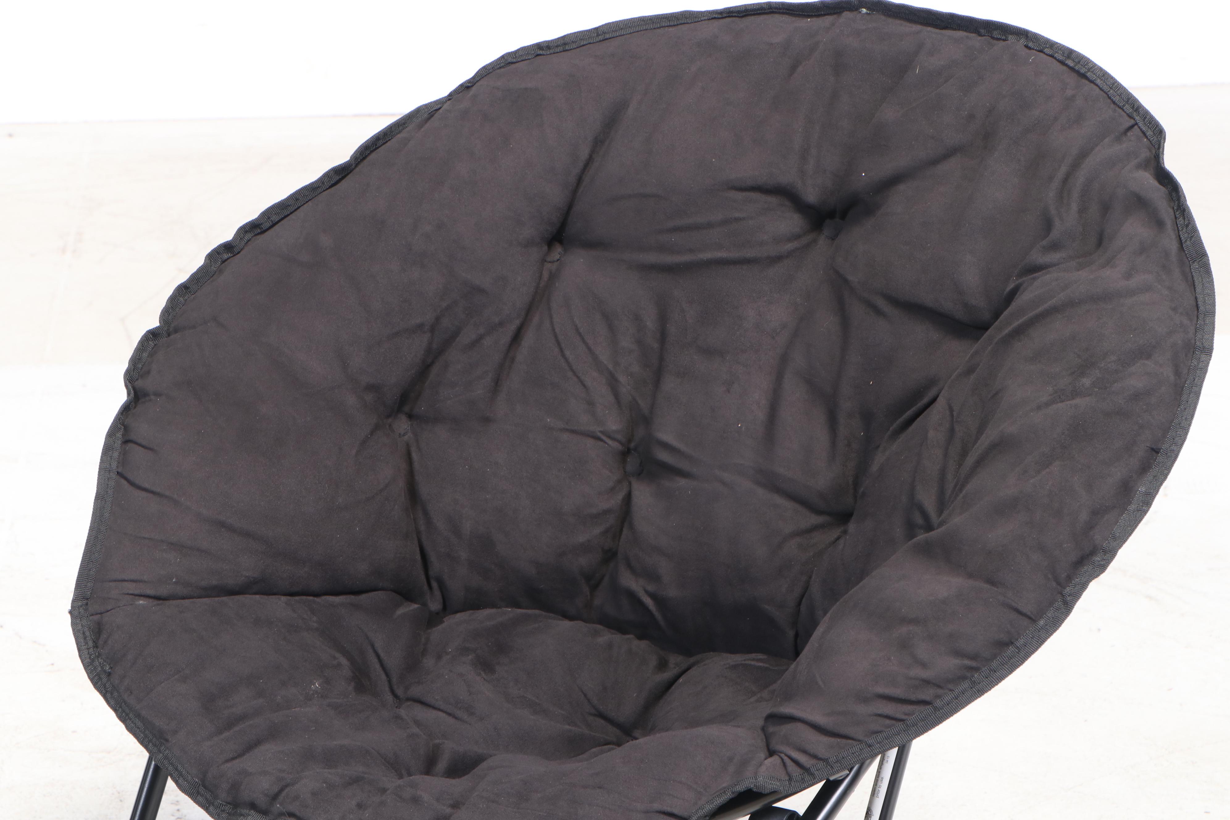 Four Round Folding Chairs on Tubular Black Frames | EBTH