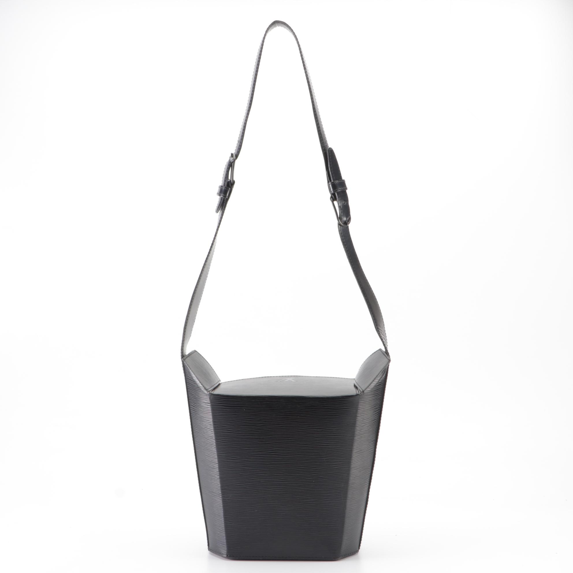 Louis Vuitton Sac Seau Shoulder Bag in Black Epi and Smooth Leather | EBTH