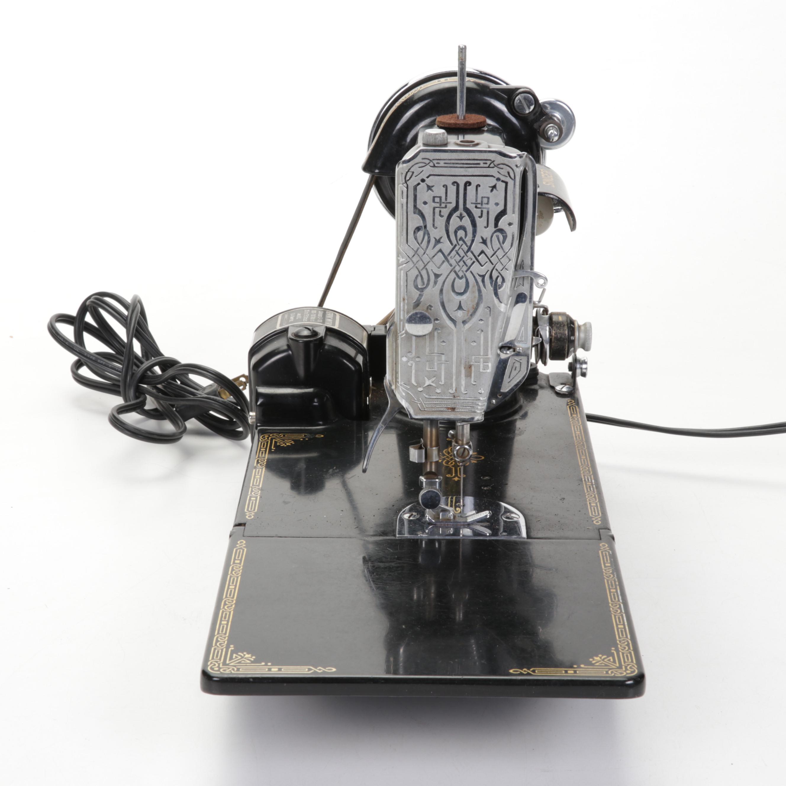 Singer Model 221 Portable Electric Sewing Machine, 1940 | EBTH