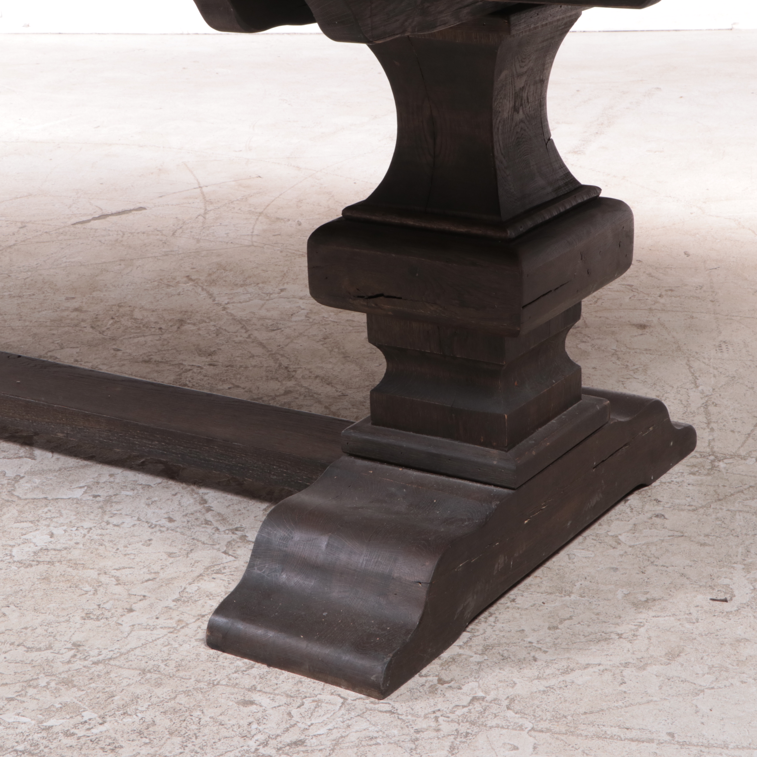 Pottery Barn "Banks" Oak Extending Dining Table | EBTH