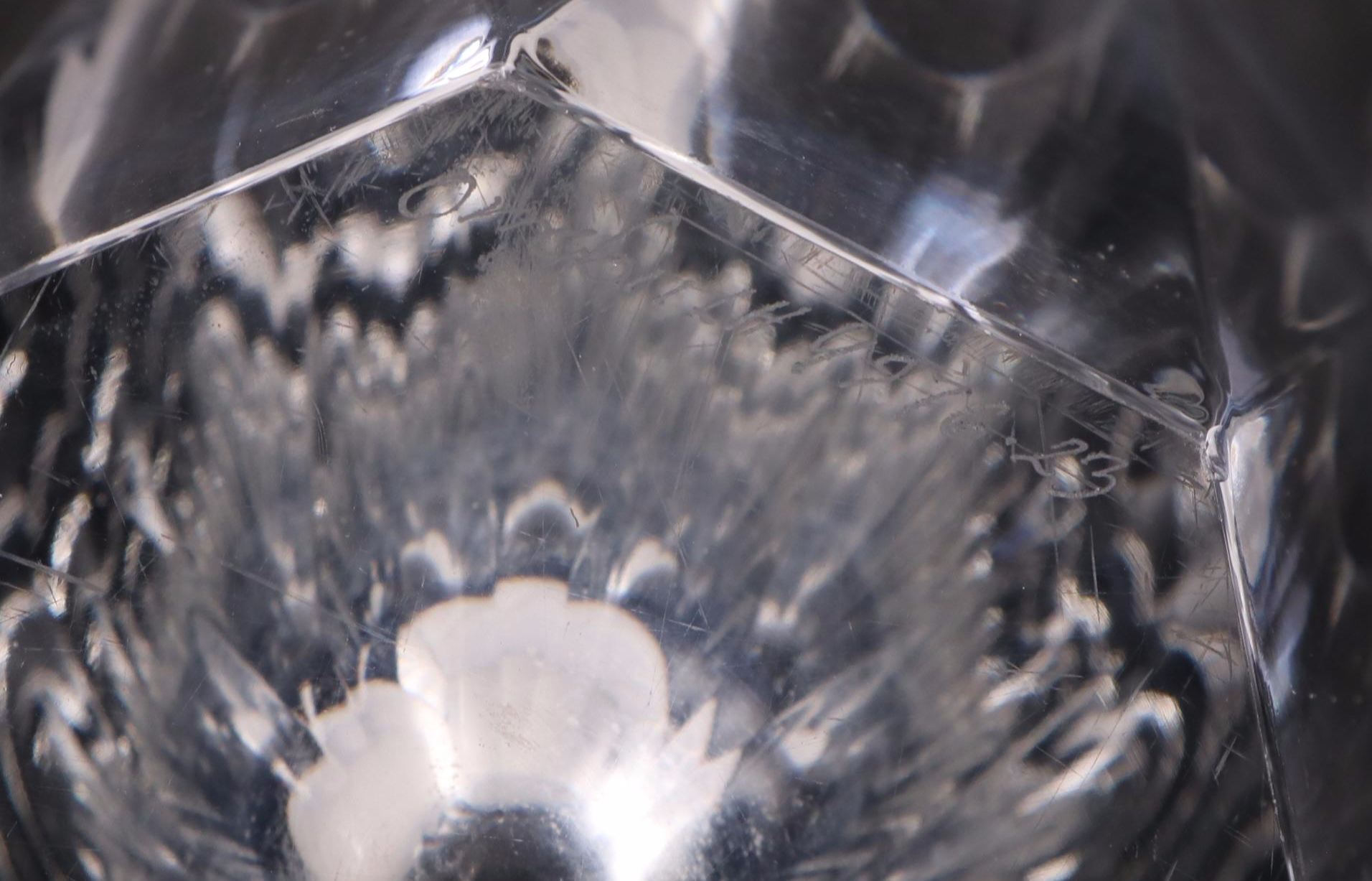 Lars Hellsten for Orrefors Heptagon Crystal Vase | EBTH