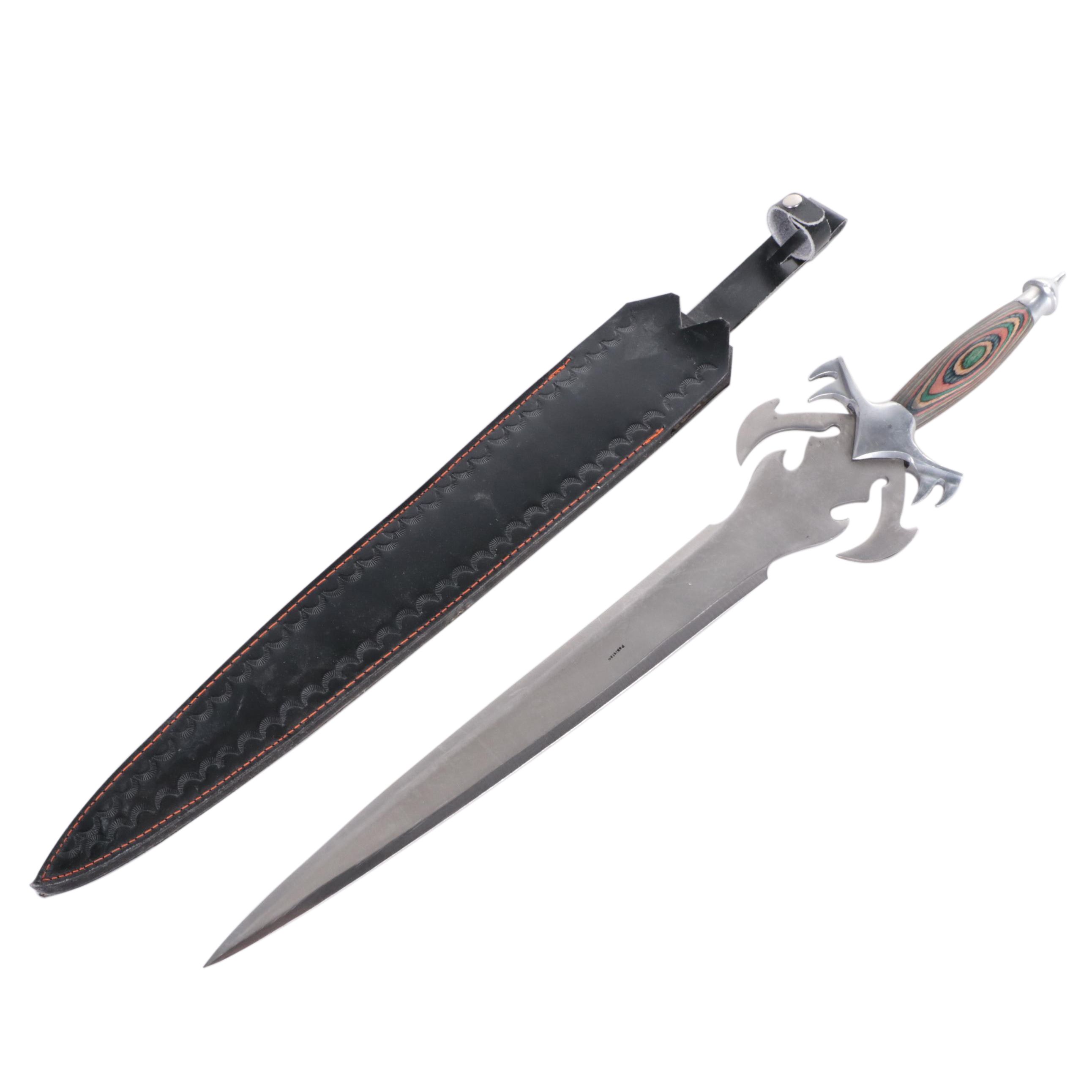 Pakistani Fantasy Short Sword with Aniline Dyed Wood Handle | EBTH