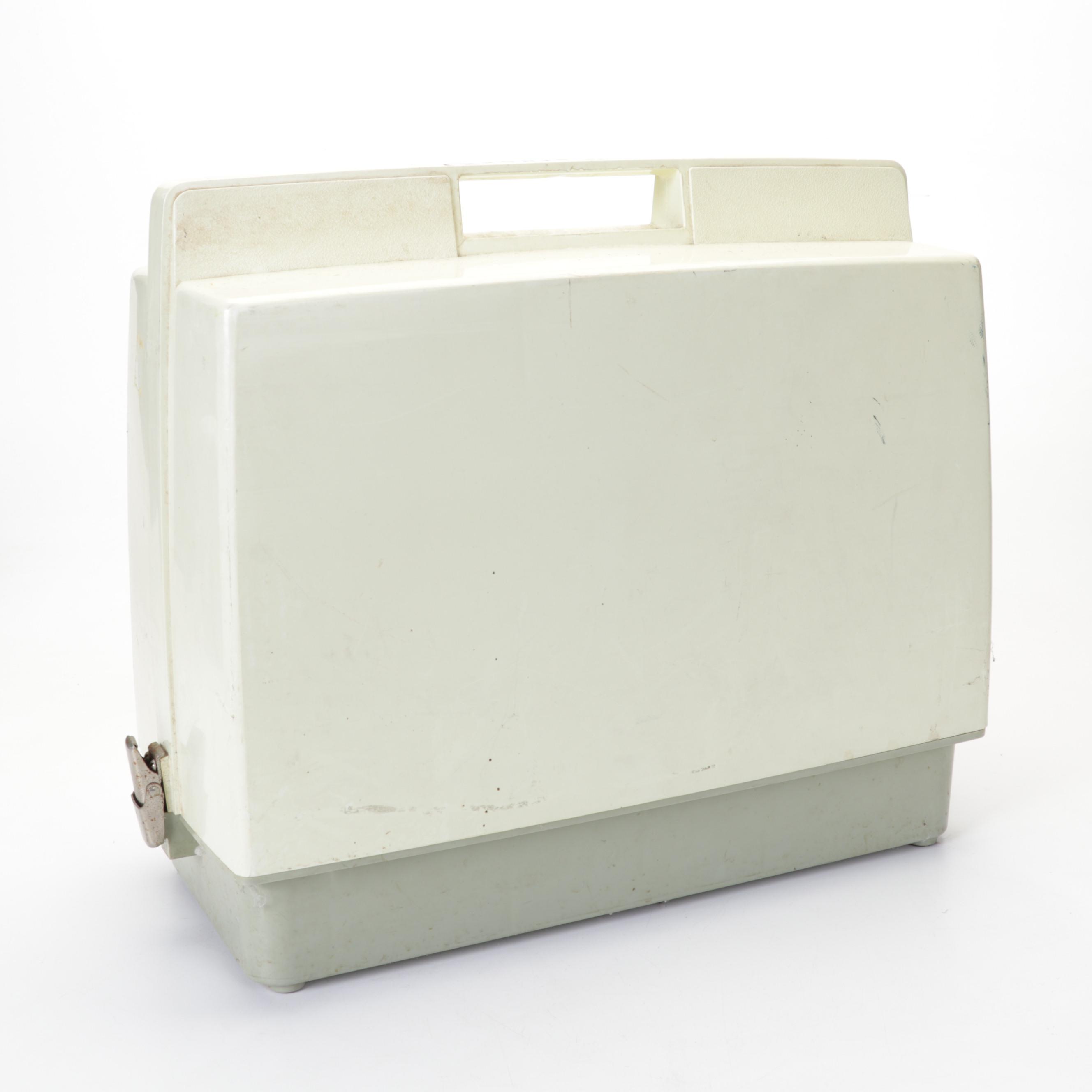 Singer "Fashion Mate 360" Portable Sewing Machine, Mid to Late 20th ...