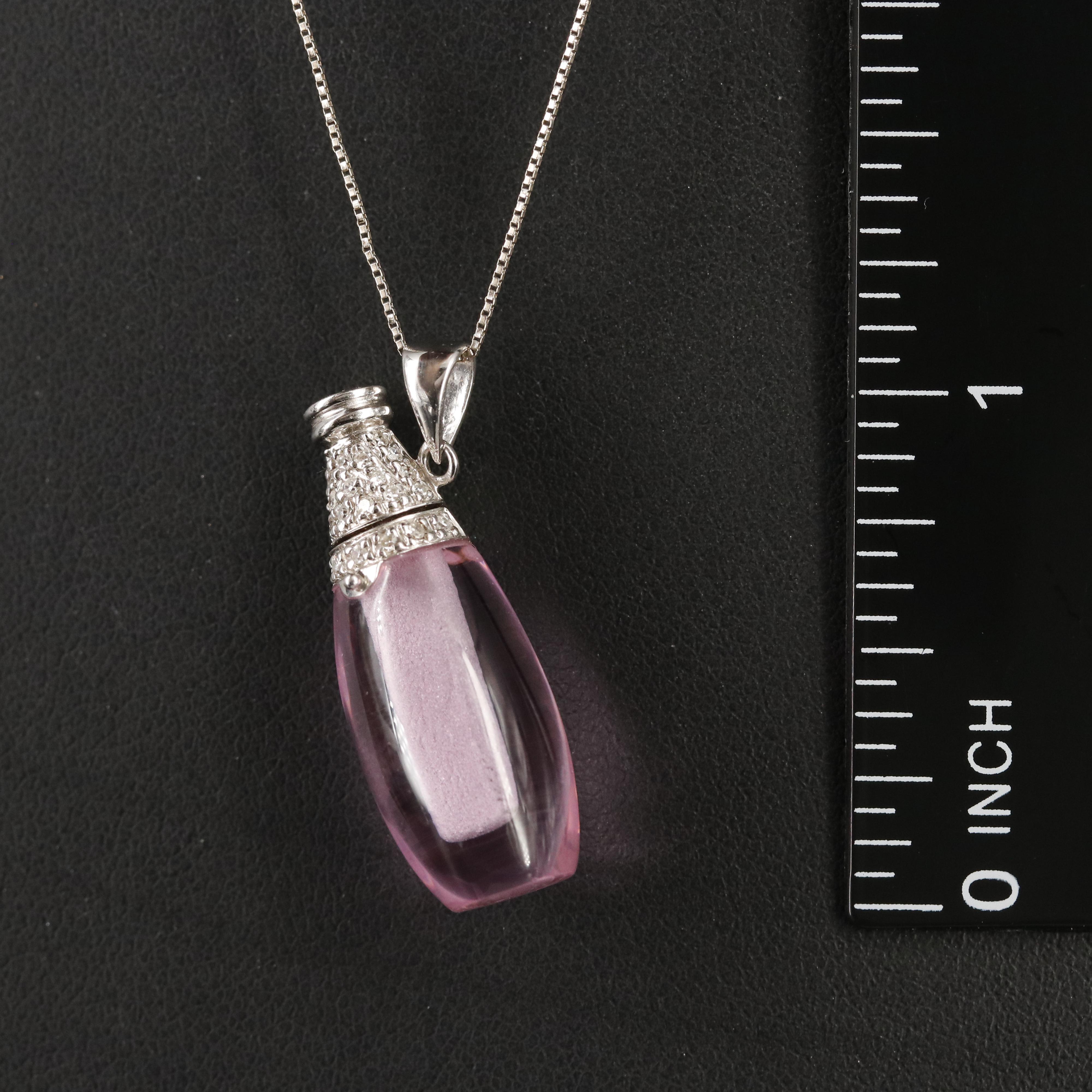 14K Glass and Diamond Memento Vessel Pendant Necklace | EBTH