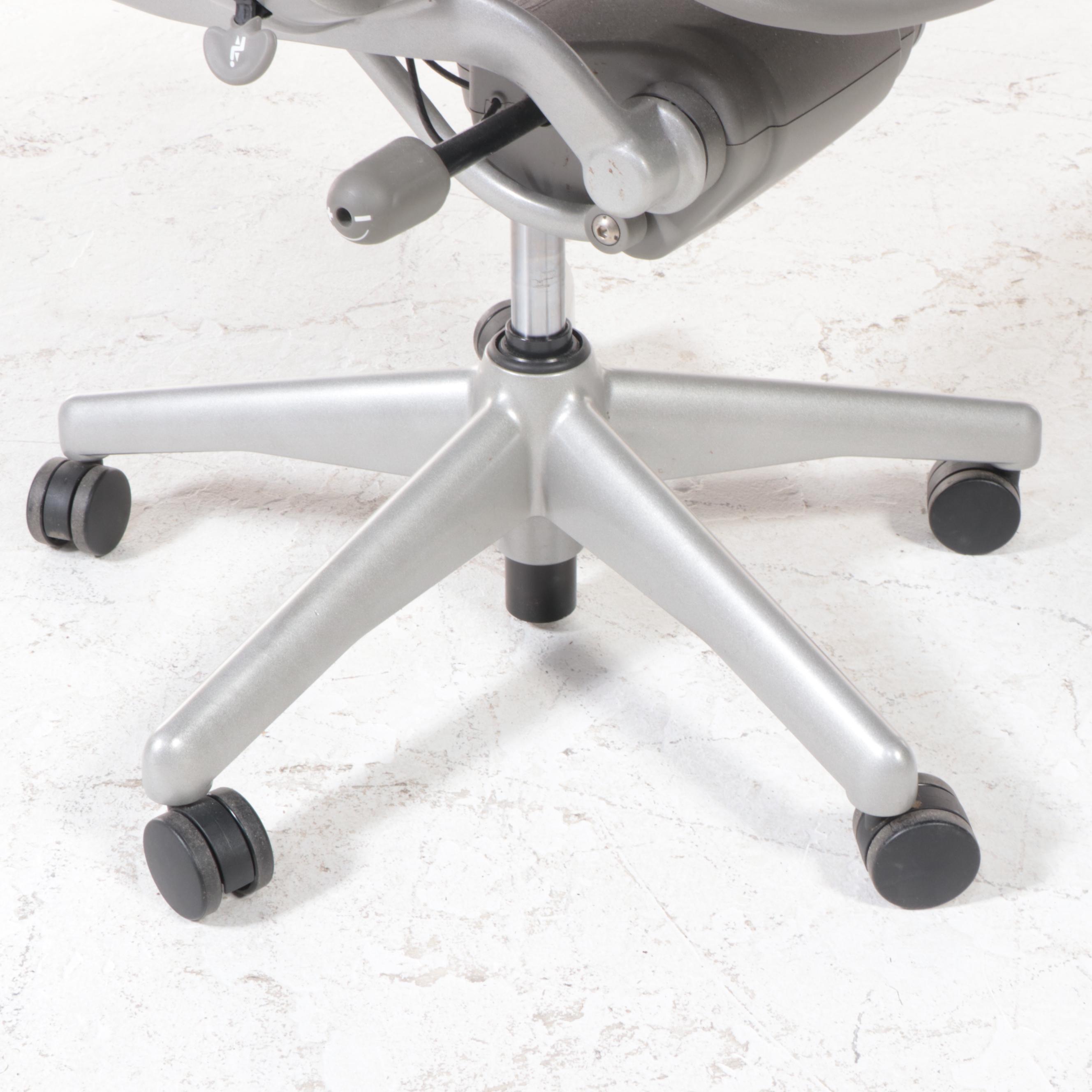 Herman Miller Aeron Executive Armchair on Five-Leg Base with Casters | EBTH