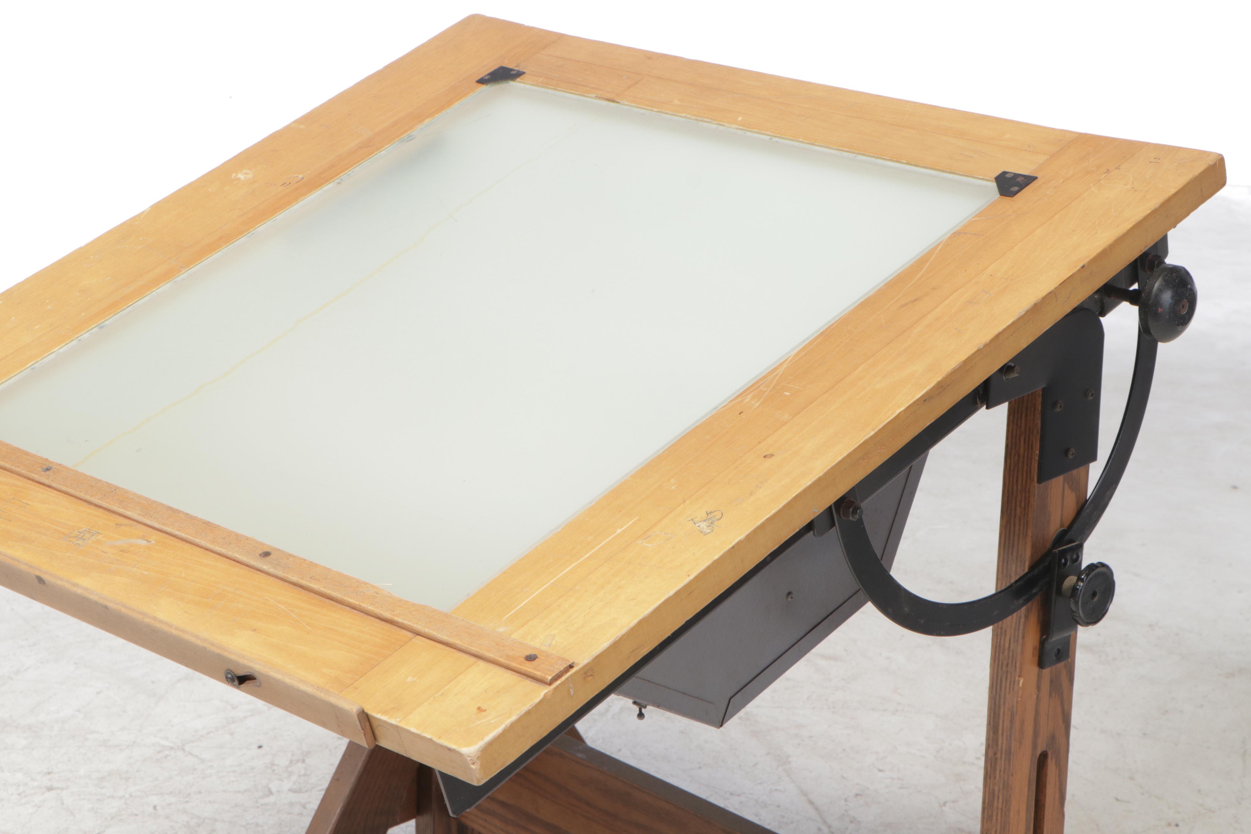 Hamilton Mfg. Company Vintage Lighted Drafting Table | EBTH