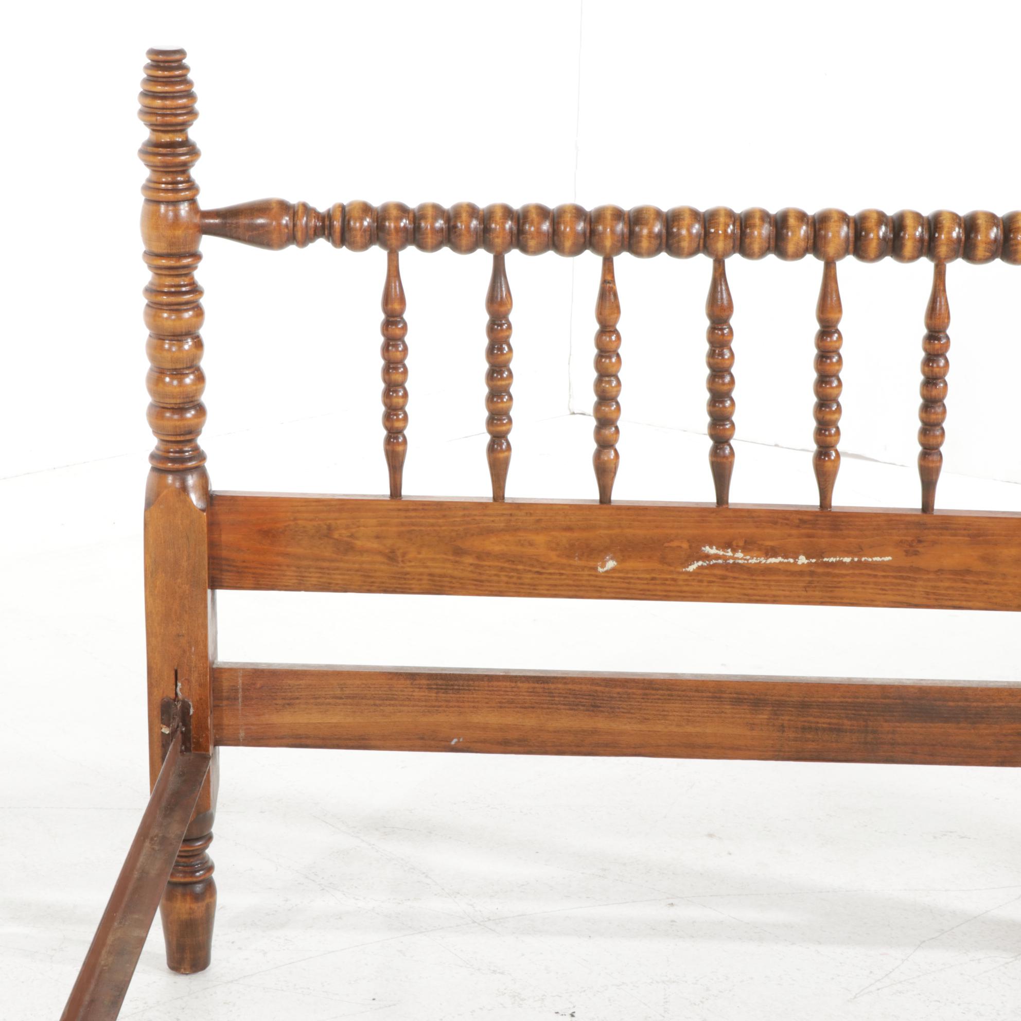 Victorian Style Mahogany-Stained Bobbin-Turned Full Size Bed | EBTH