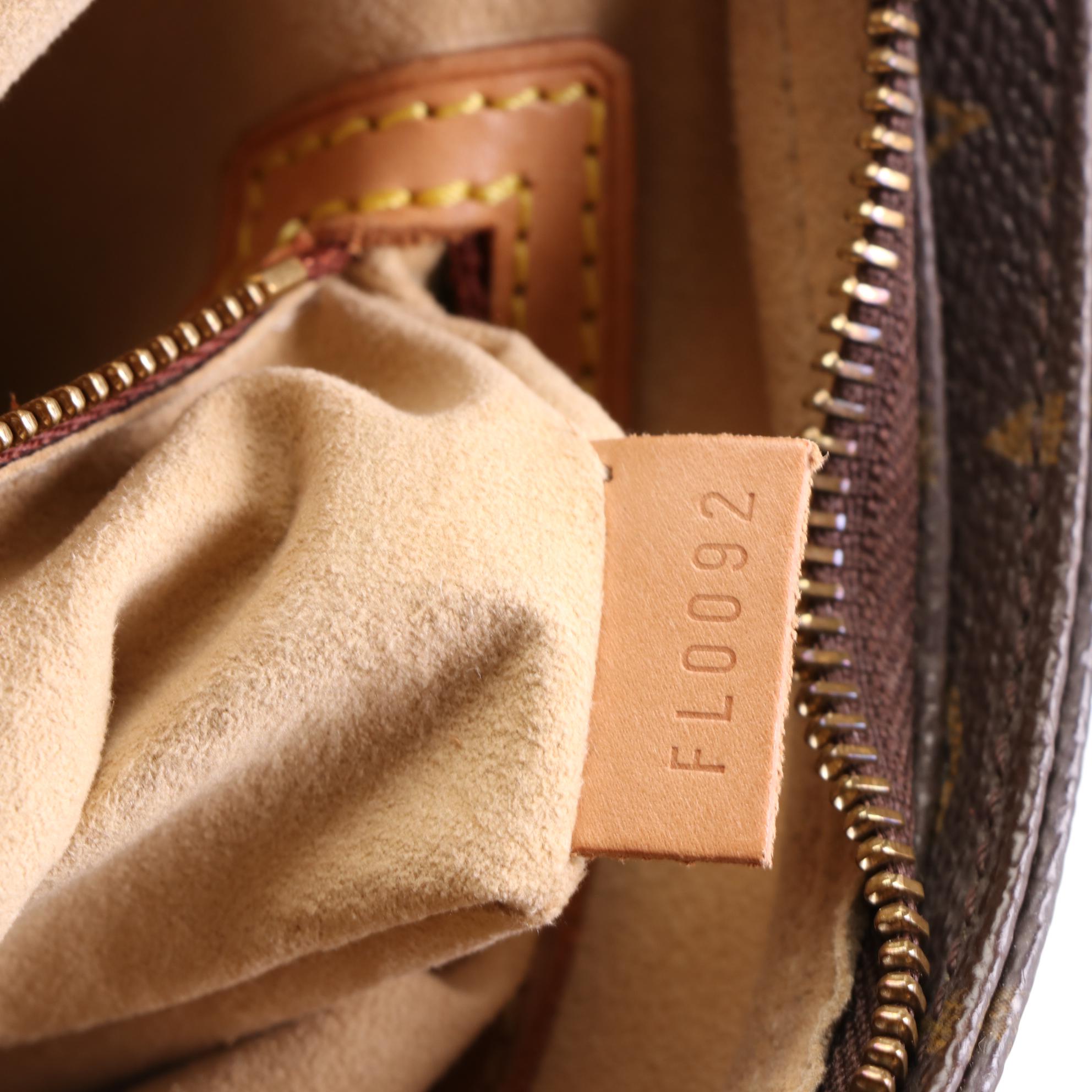 Louis Vuitton Looping MM Shoulder Bag in Monogram Canvas and Vachetta ...