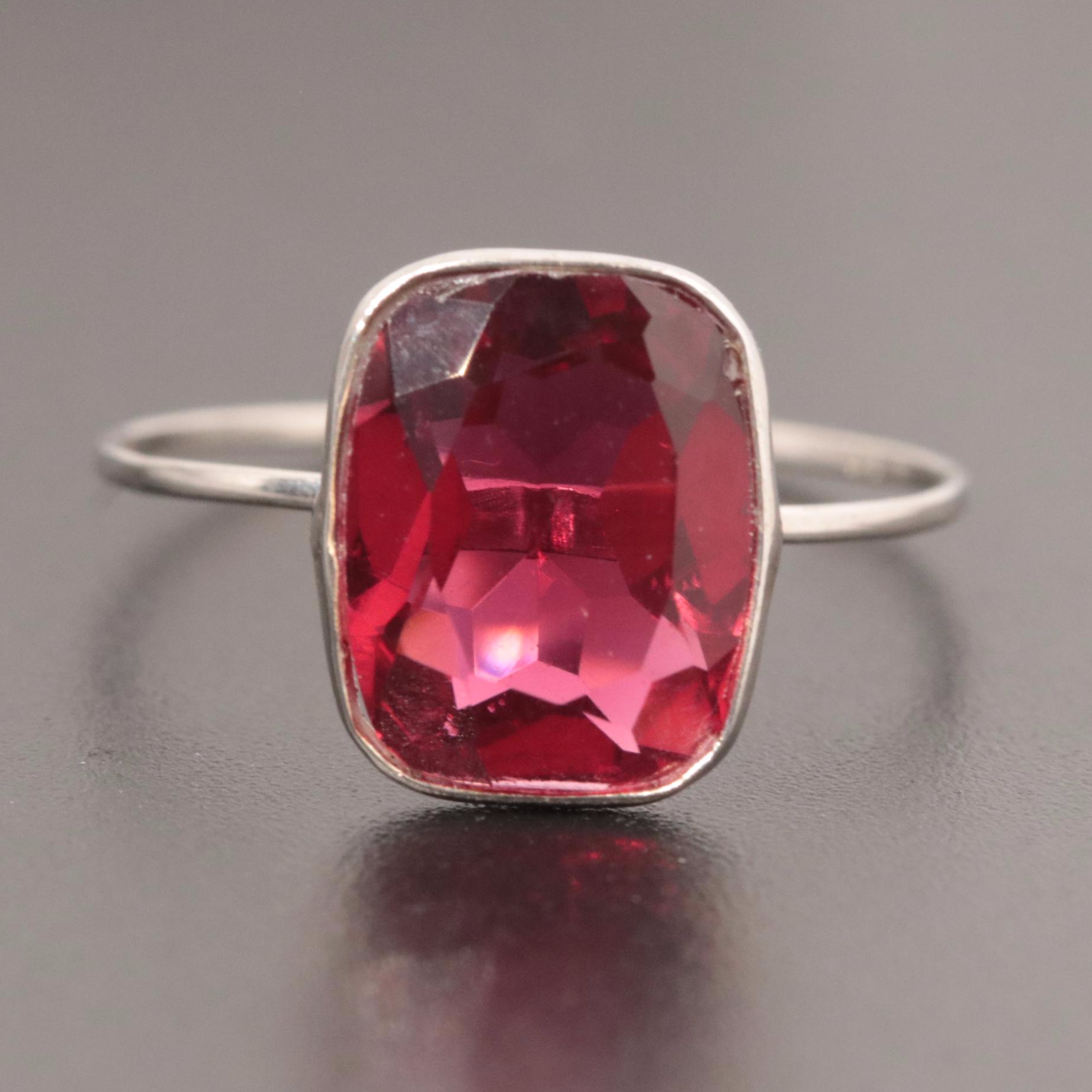 10K Ruby Ring | EBTH