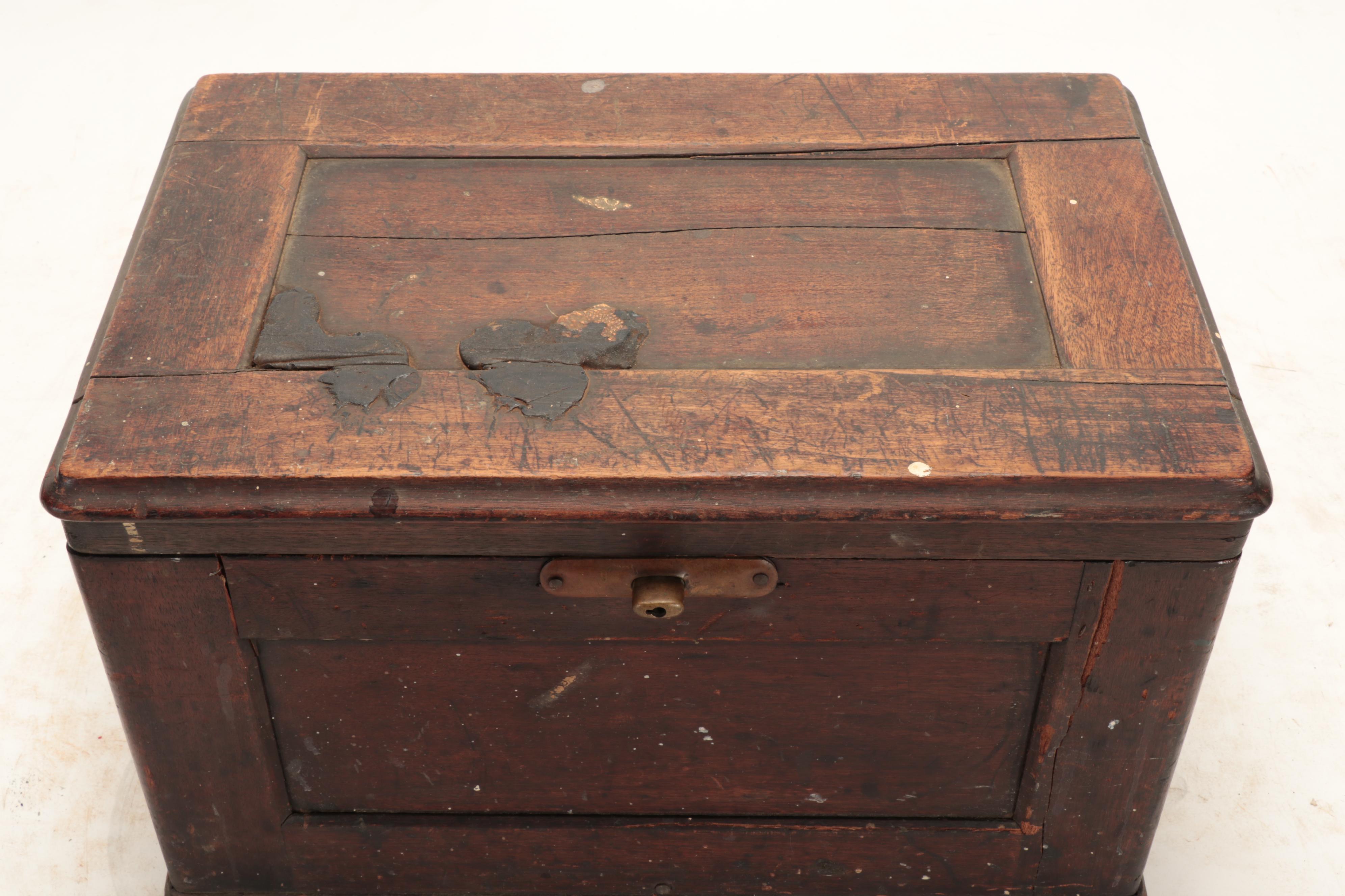 Victorian Walnut Tool Chest with Cobbler and Leather Working Tools | EBTH