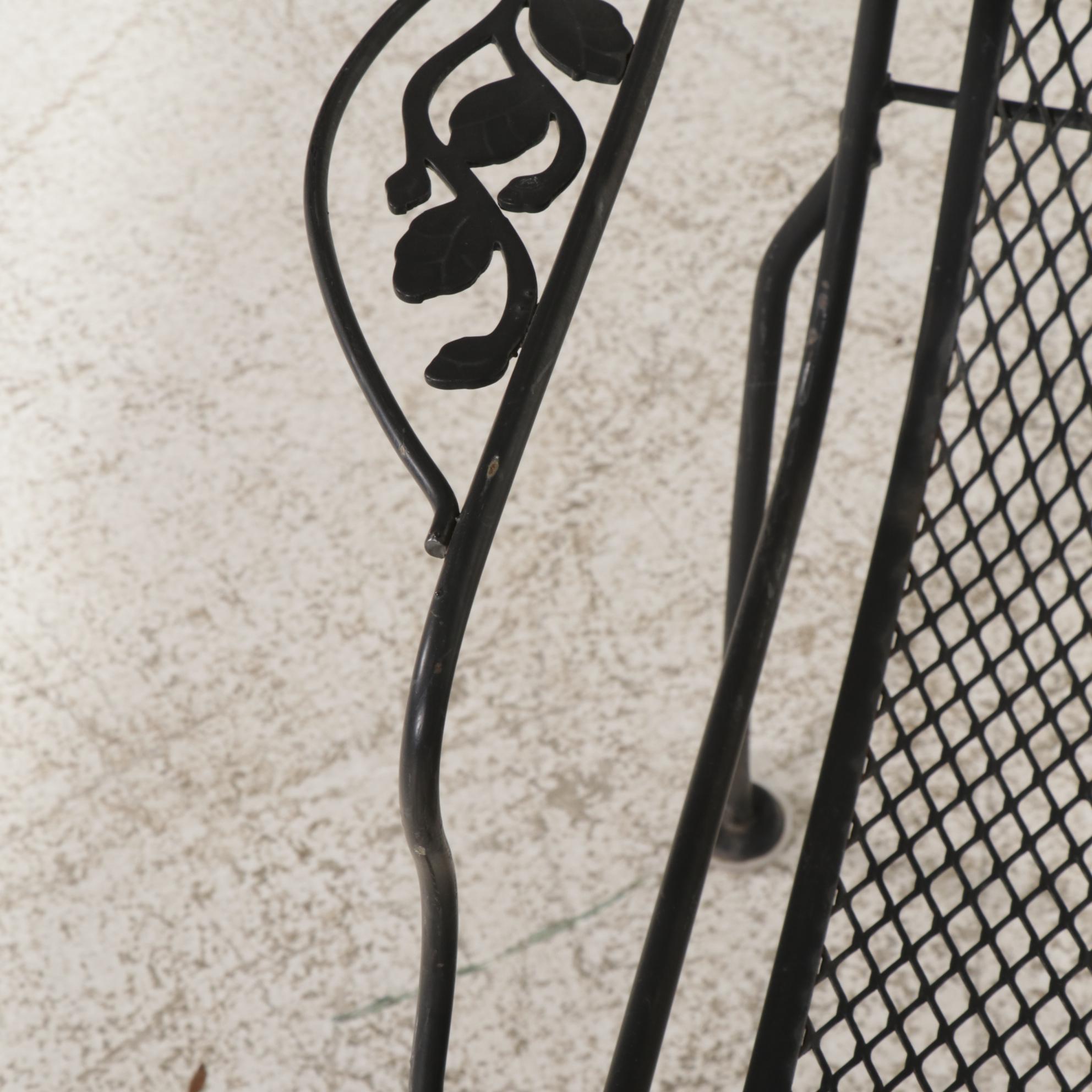 Metal Mesh Patio Dining Table and Four Chairs | EBTH