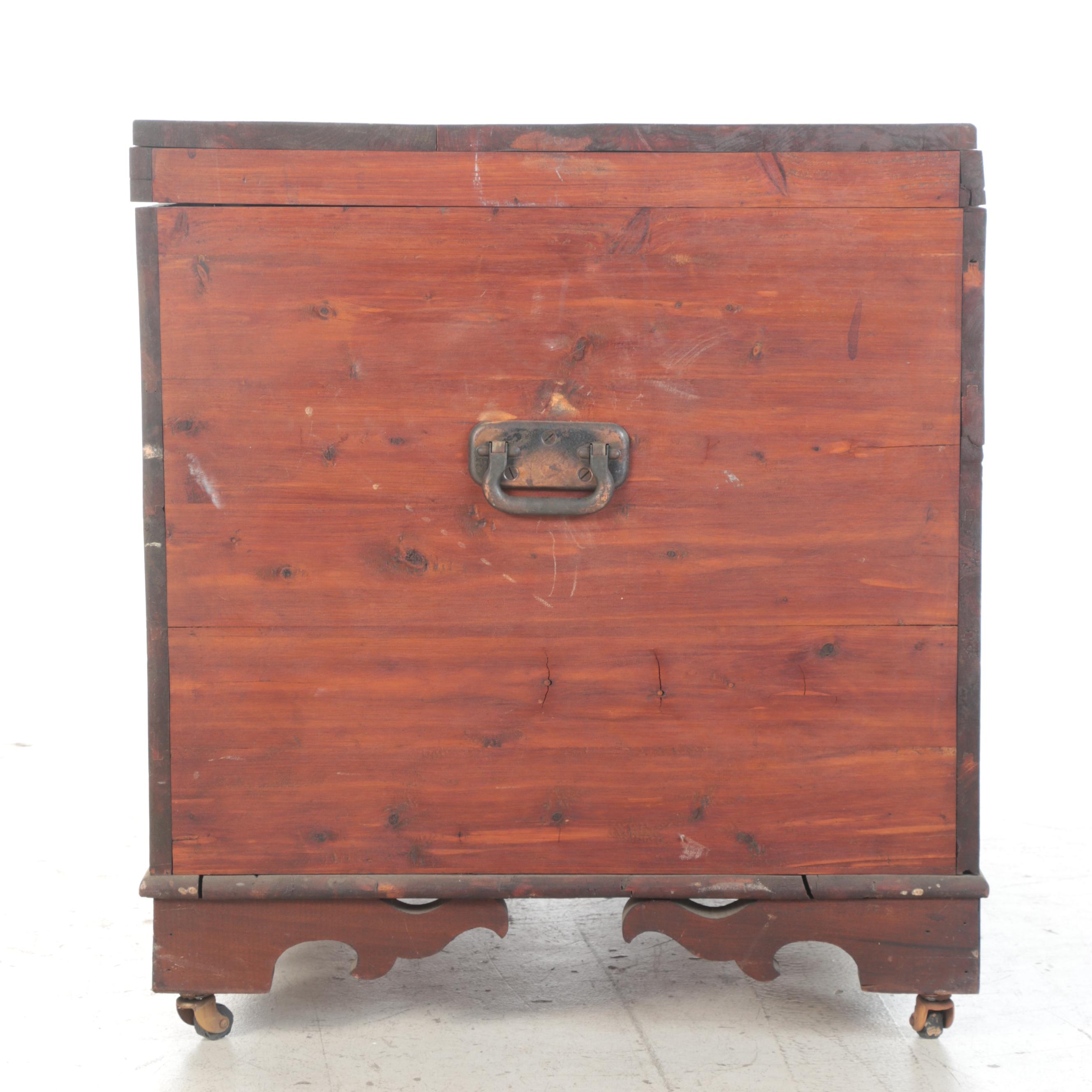 Cedar Chest on Casters, Early 20th Century | EBTH