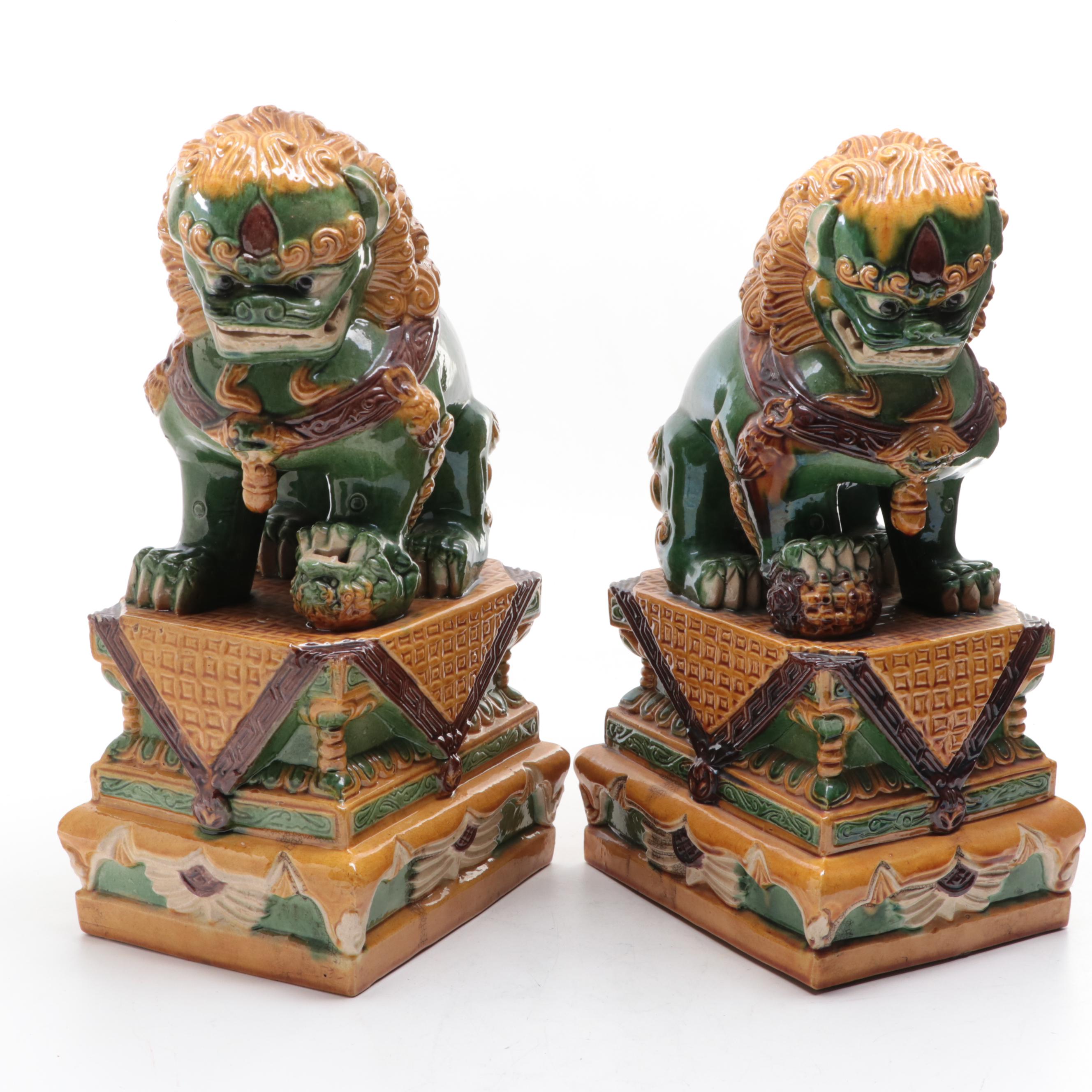 Sancai-Glazed Chinese Ceramic Guardian Lion / Shishi Figures | EBTH
