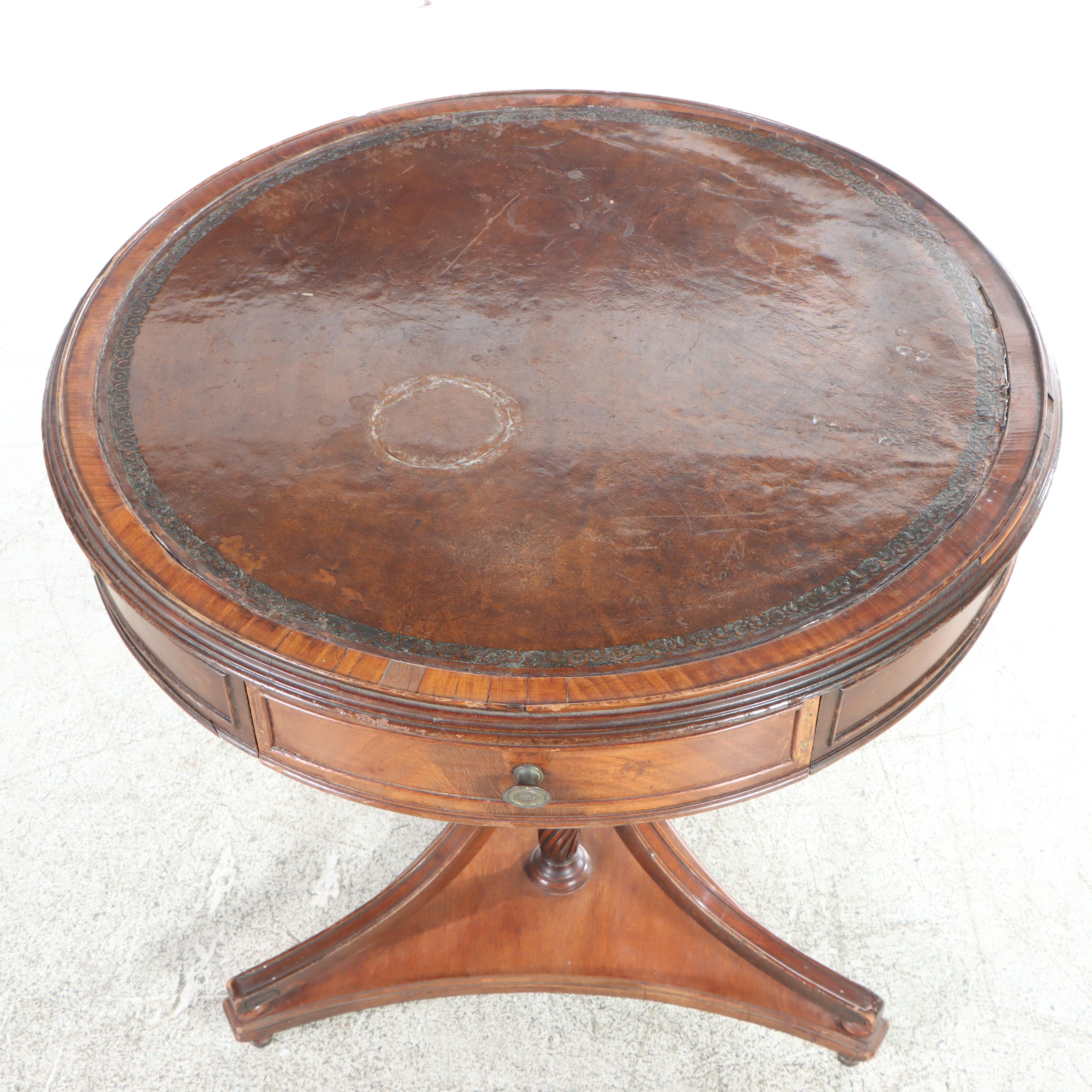 Federal Style Mahogany Circular Center Table | EBTH