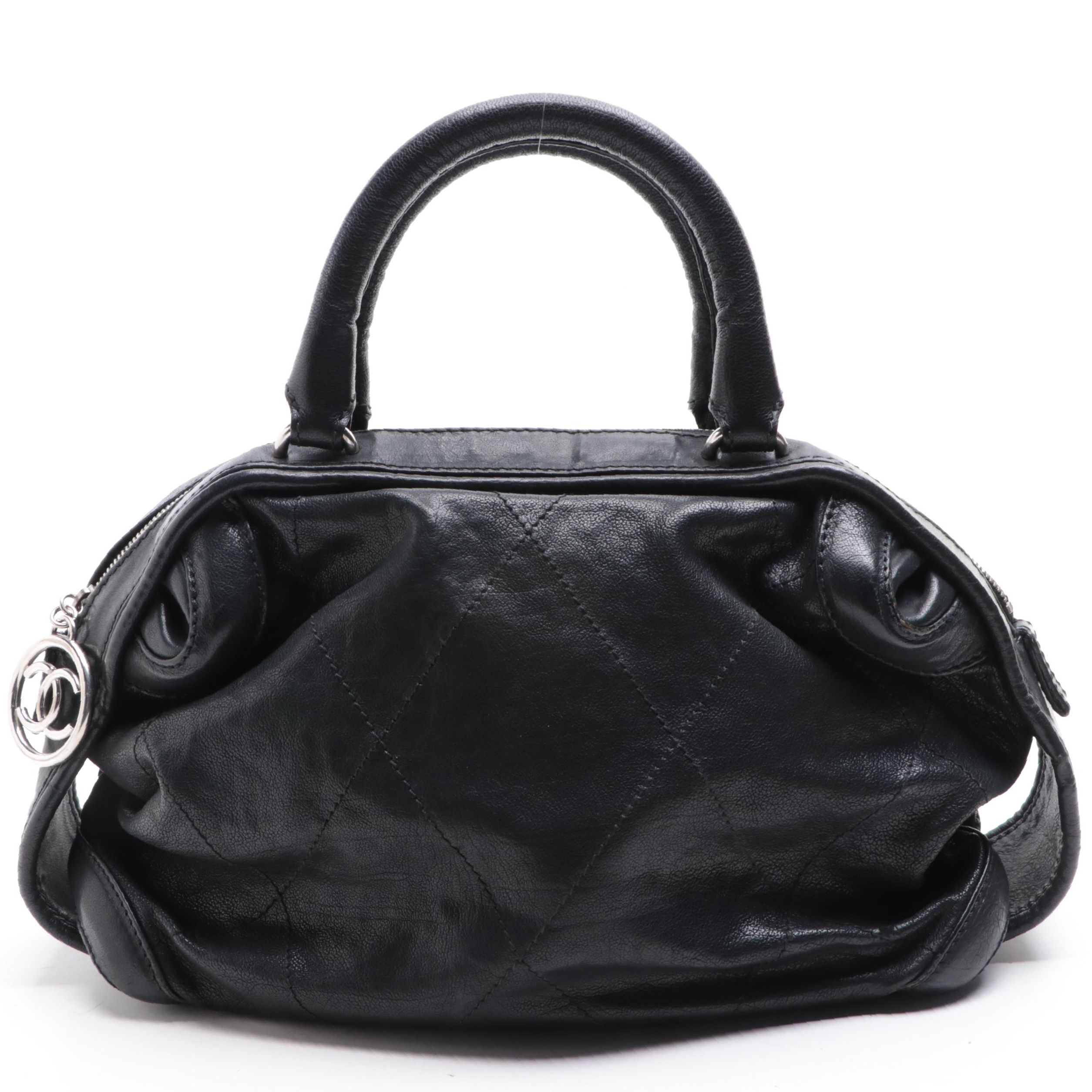 Chanel Diamond Stitch Bag in Lambskin Leather with CC Zipper Pull | EBTH