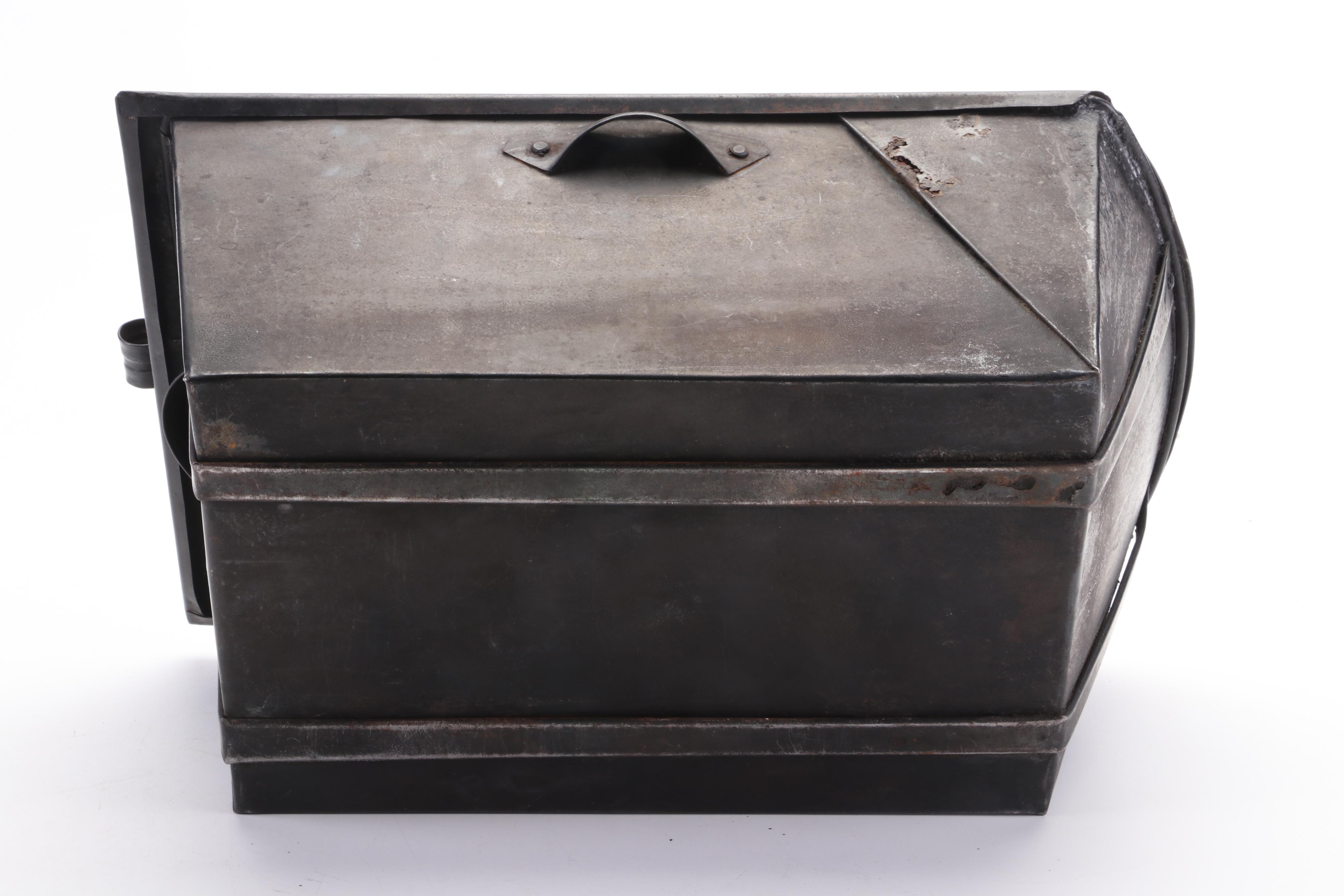 Boss Roaster Mfg. Co. Metal Baker, Late 19th/Early 20th Century | EBTH