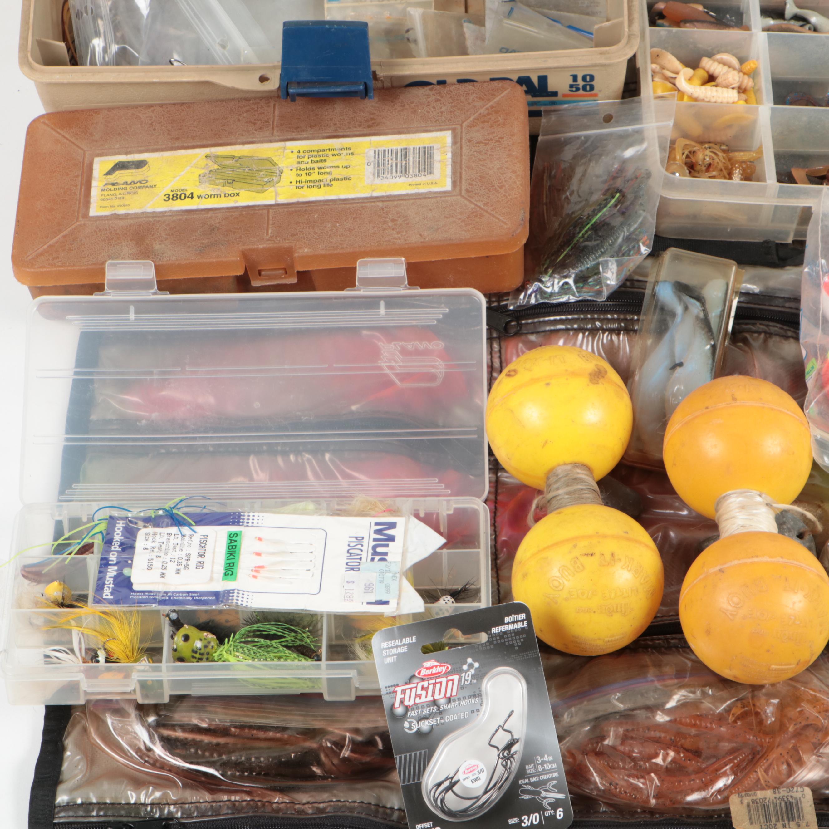 Tackles Box and Organizers With Lures, Line, Lead Weights and More | EBTH