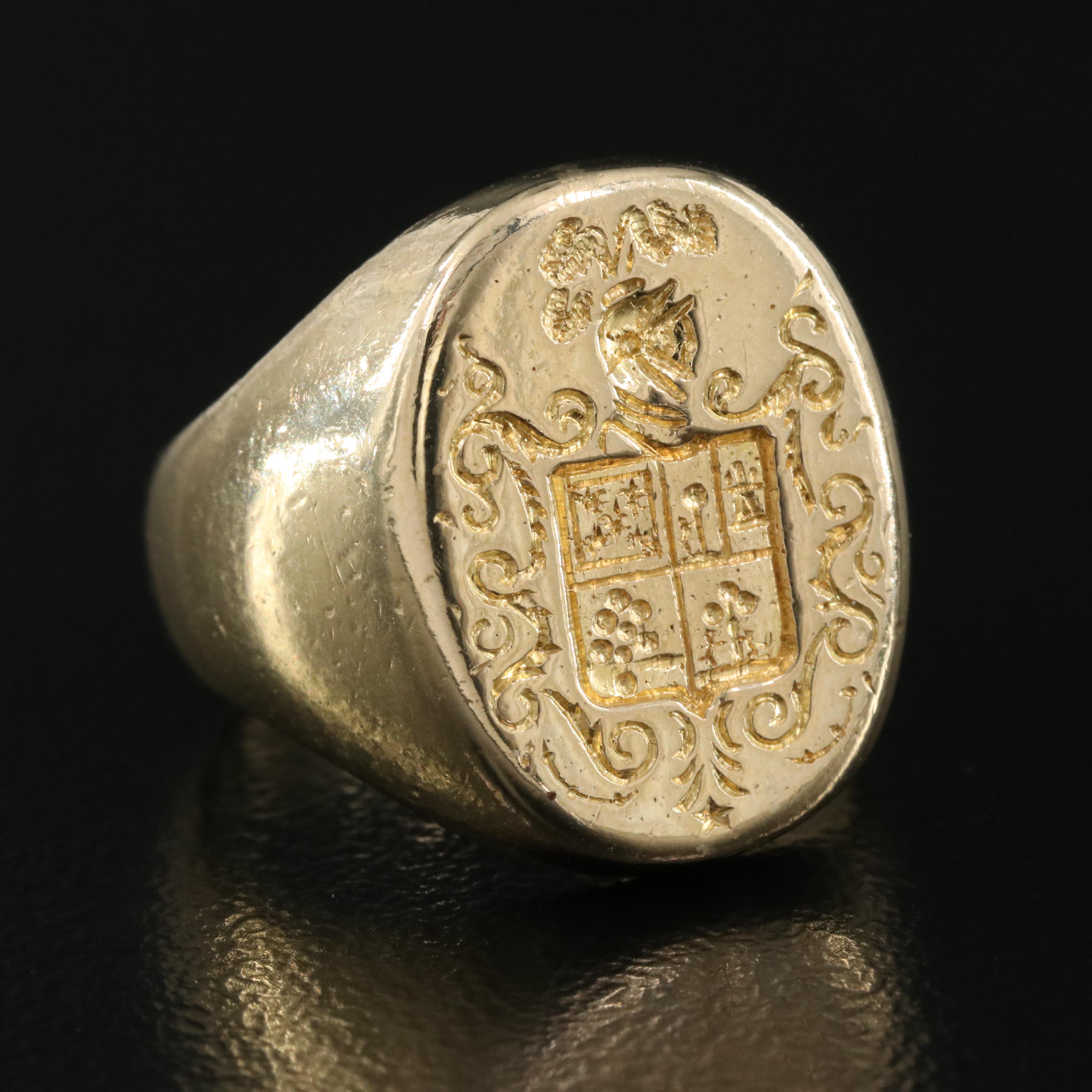 Vintage 18K Heraldic Signet Ring | EBTH