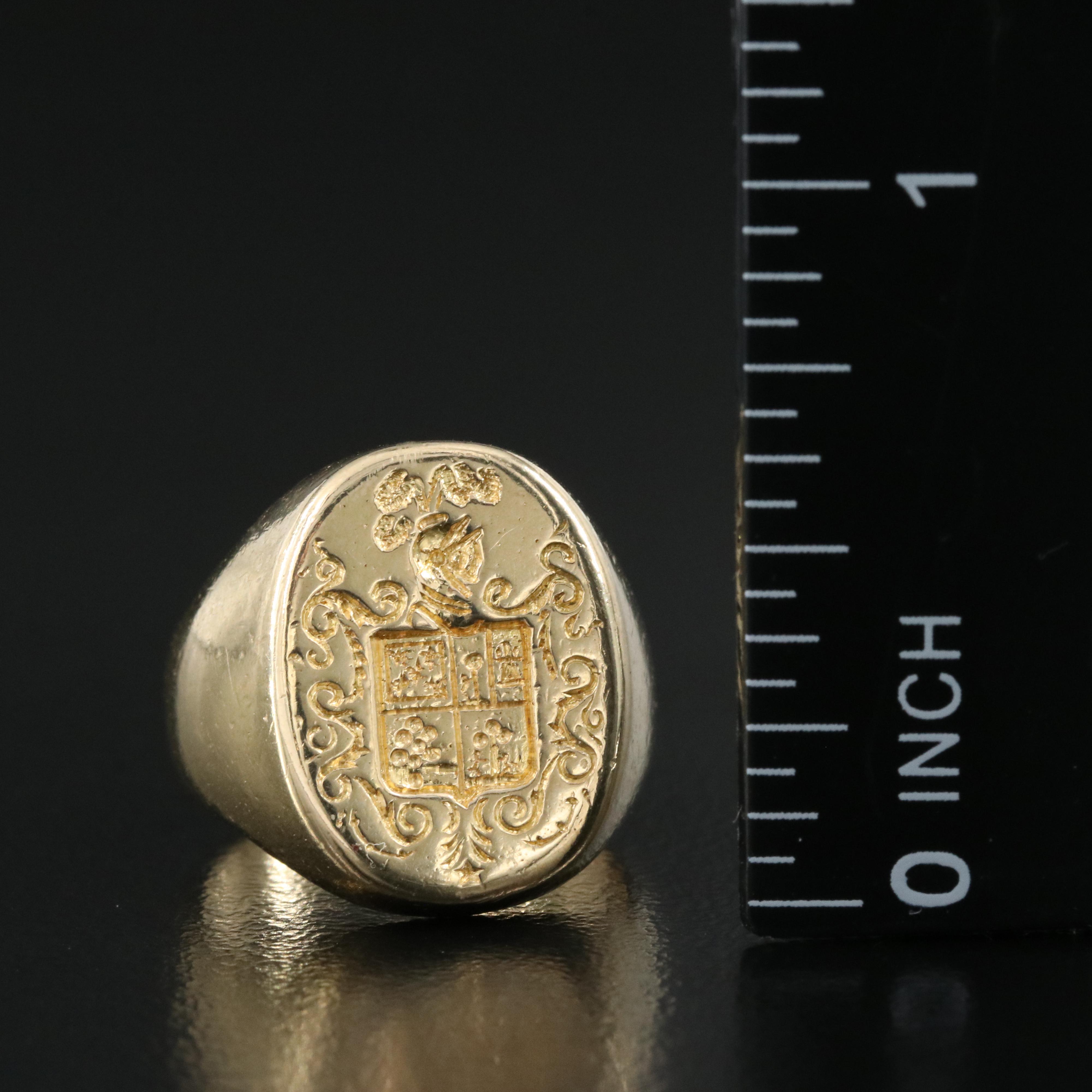 Vintage 18K Heraldic Signet Ring | EBTH