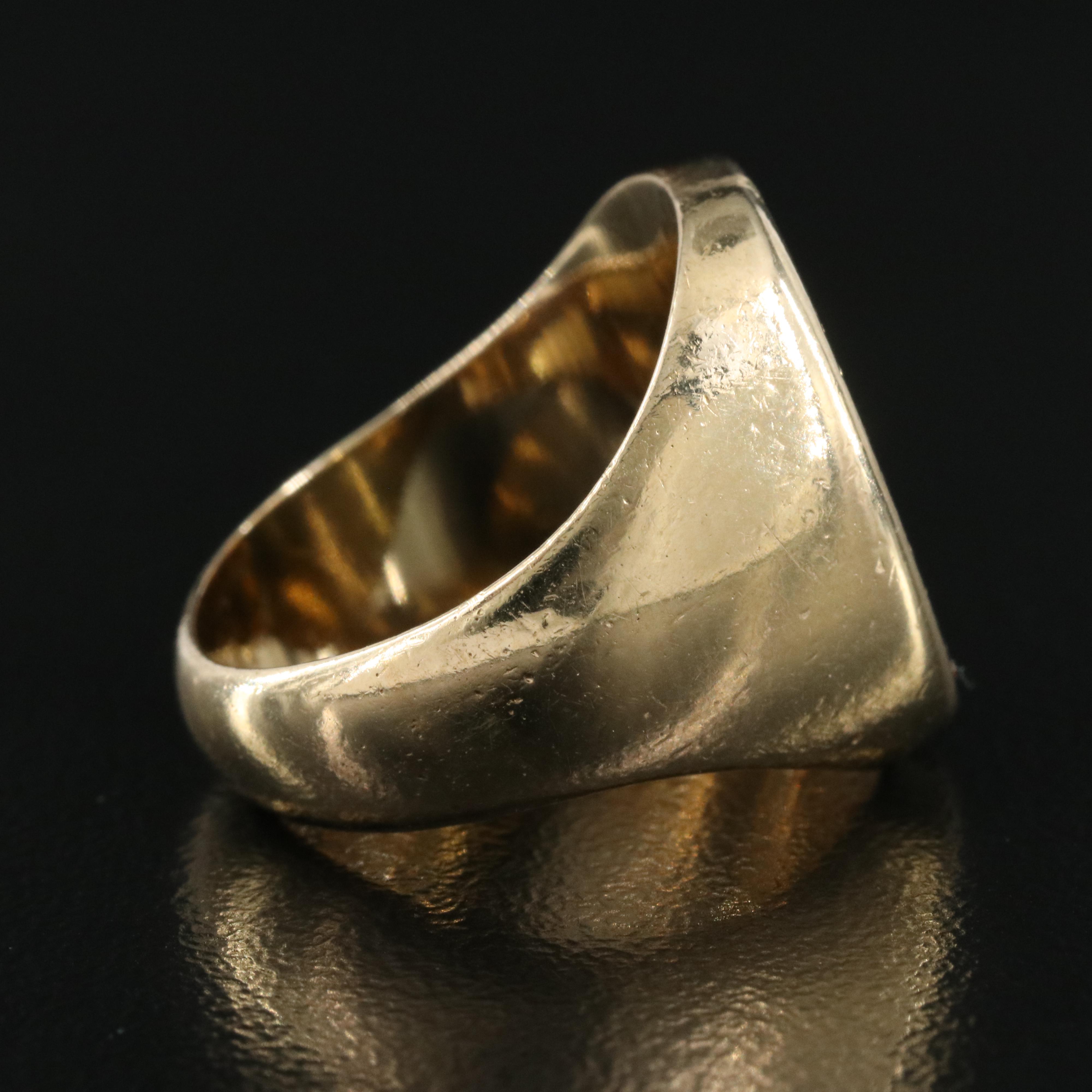 Vintage 18K Heraldic Signet Ring | EBTH