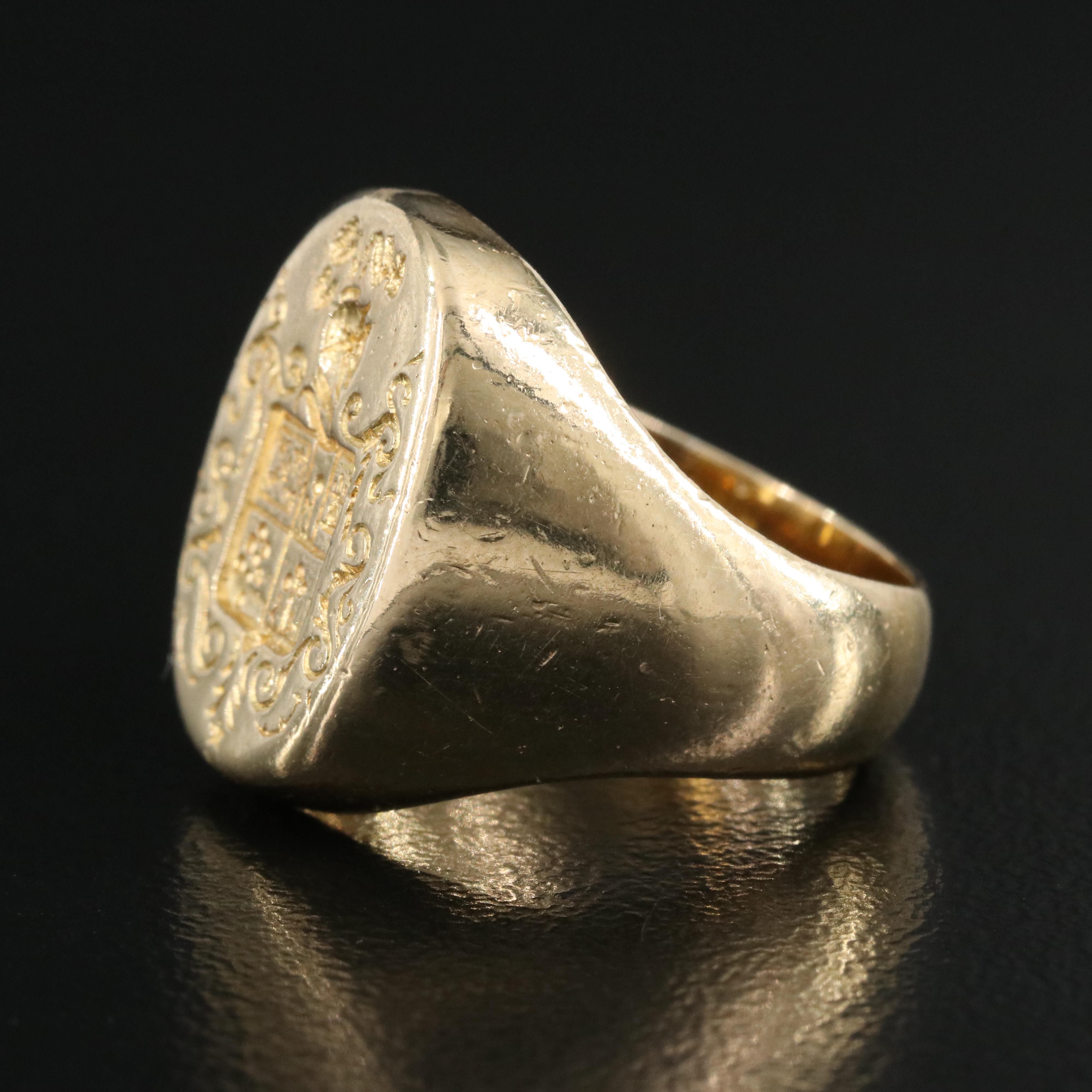 Vintage 18K Heraldic Signet Ring | EBTH