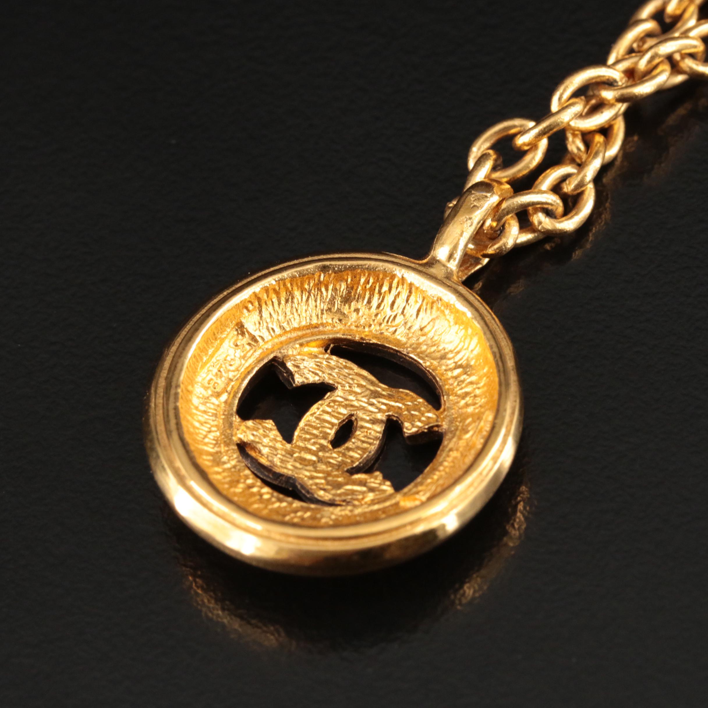 Chanel Logo Pendant Necklace | EBTH