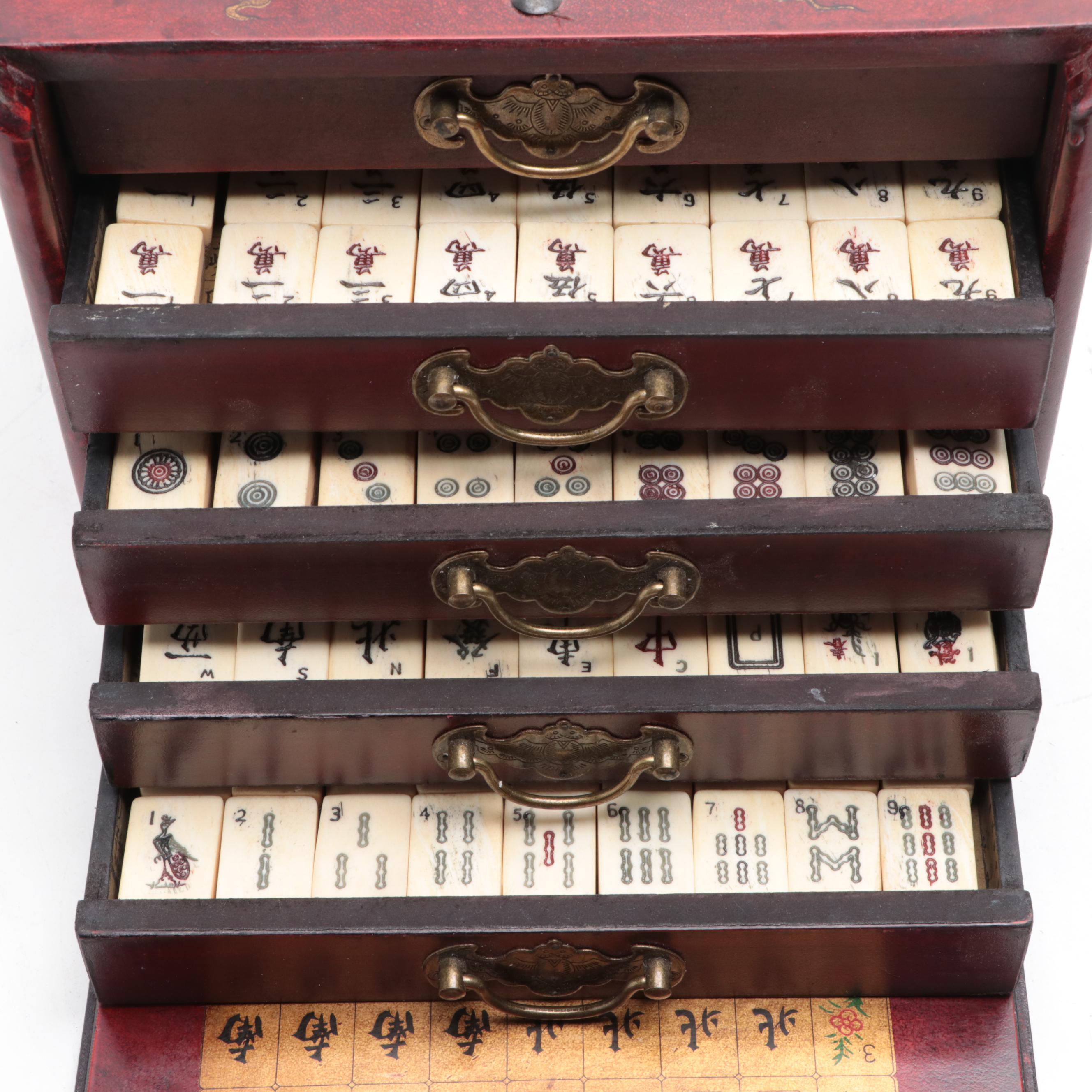Chinese Four Winds Mah-Jongg Pieces in Transfer-Decorated Case | EBTH
