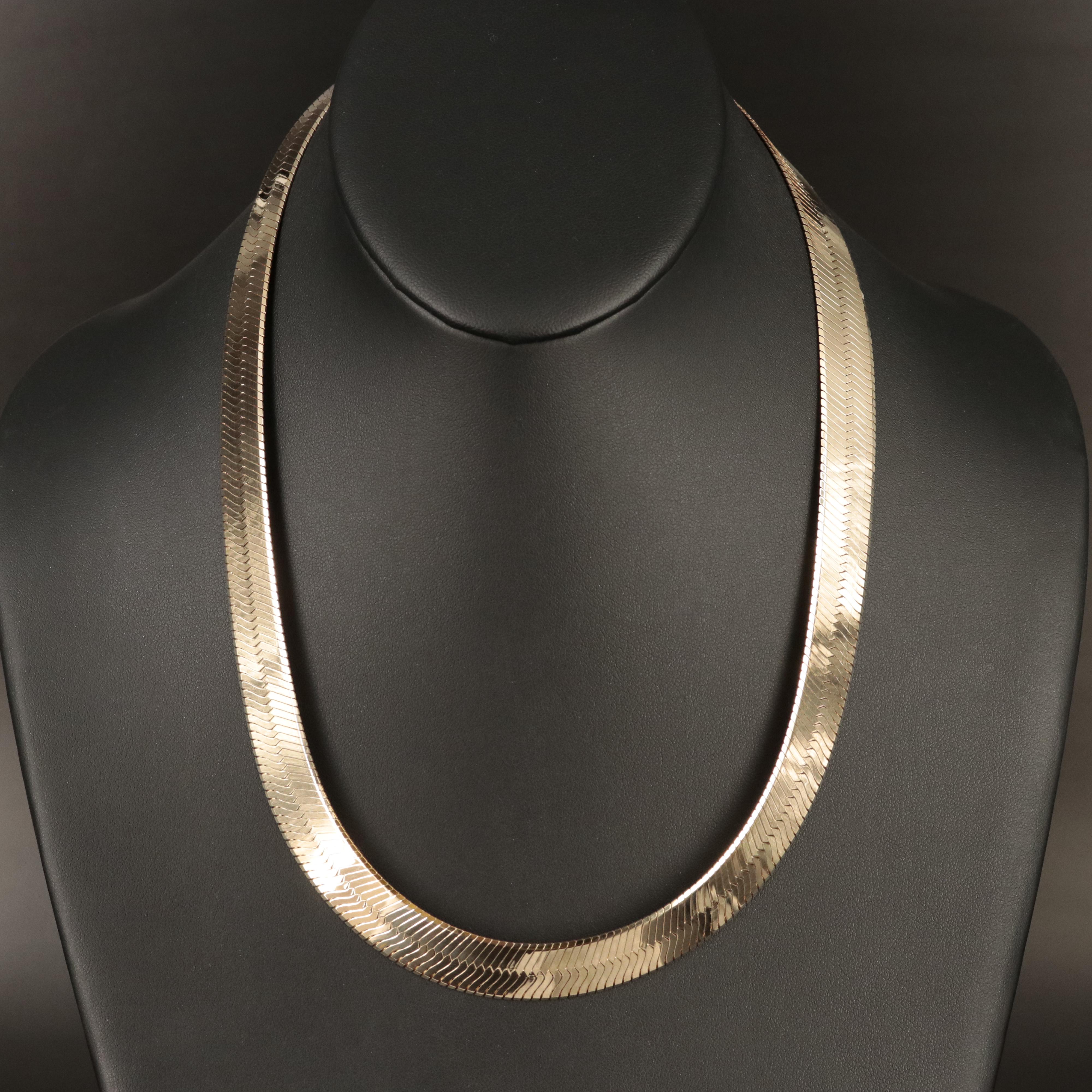 10K Herringbone Chain Necklace | EBTH