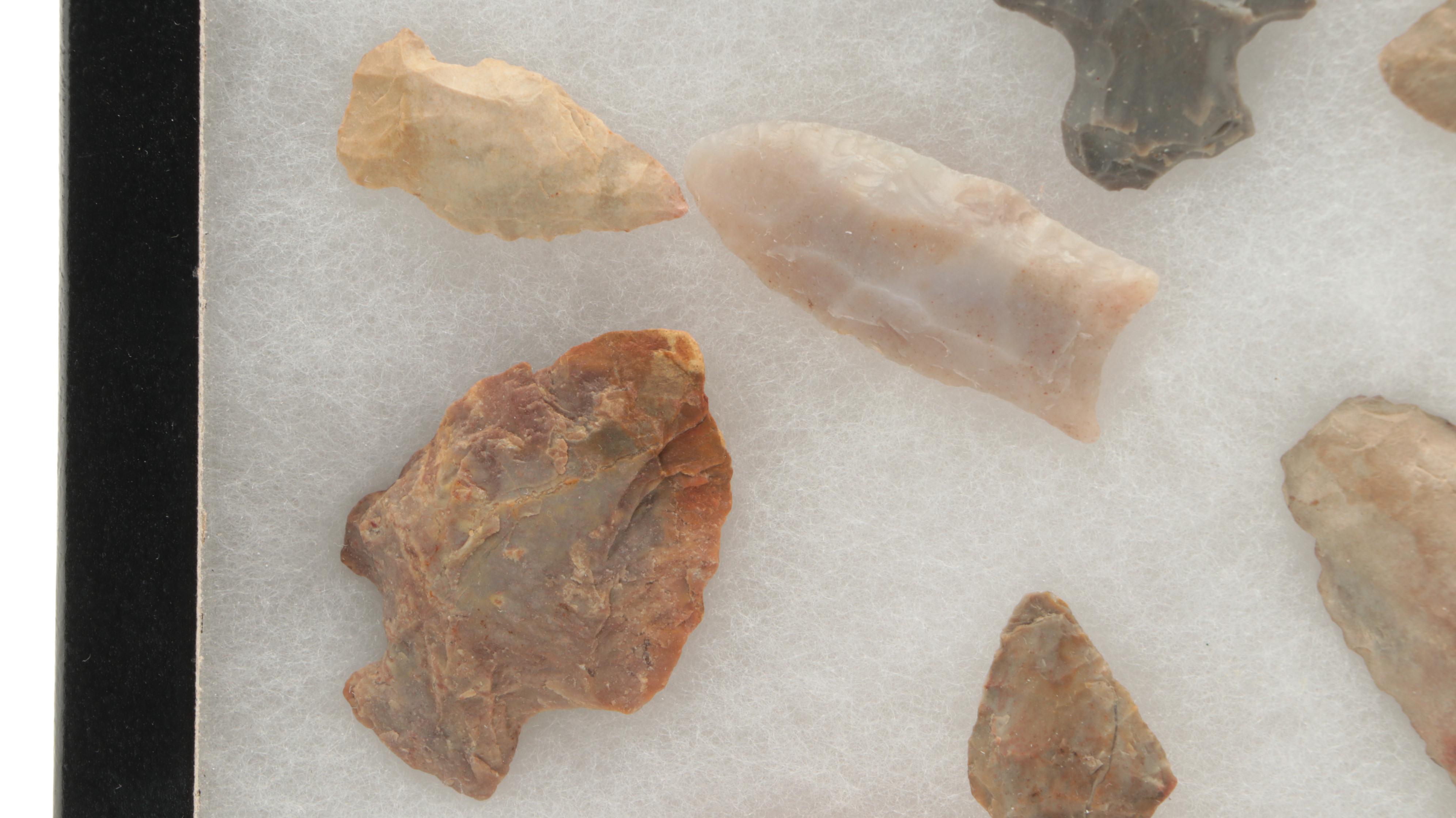 Knapped Stone Projectile Points and Arrowheads | EBTH