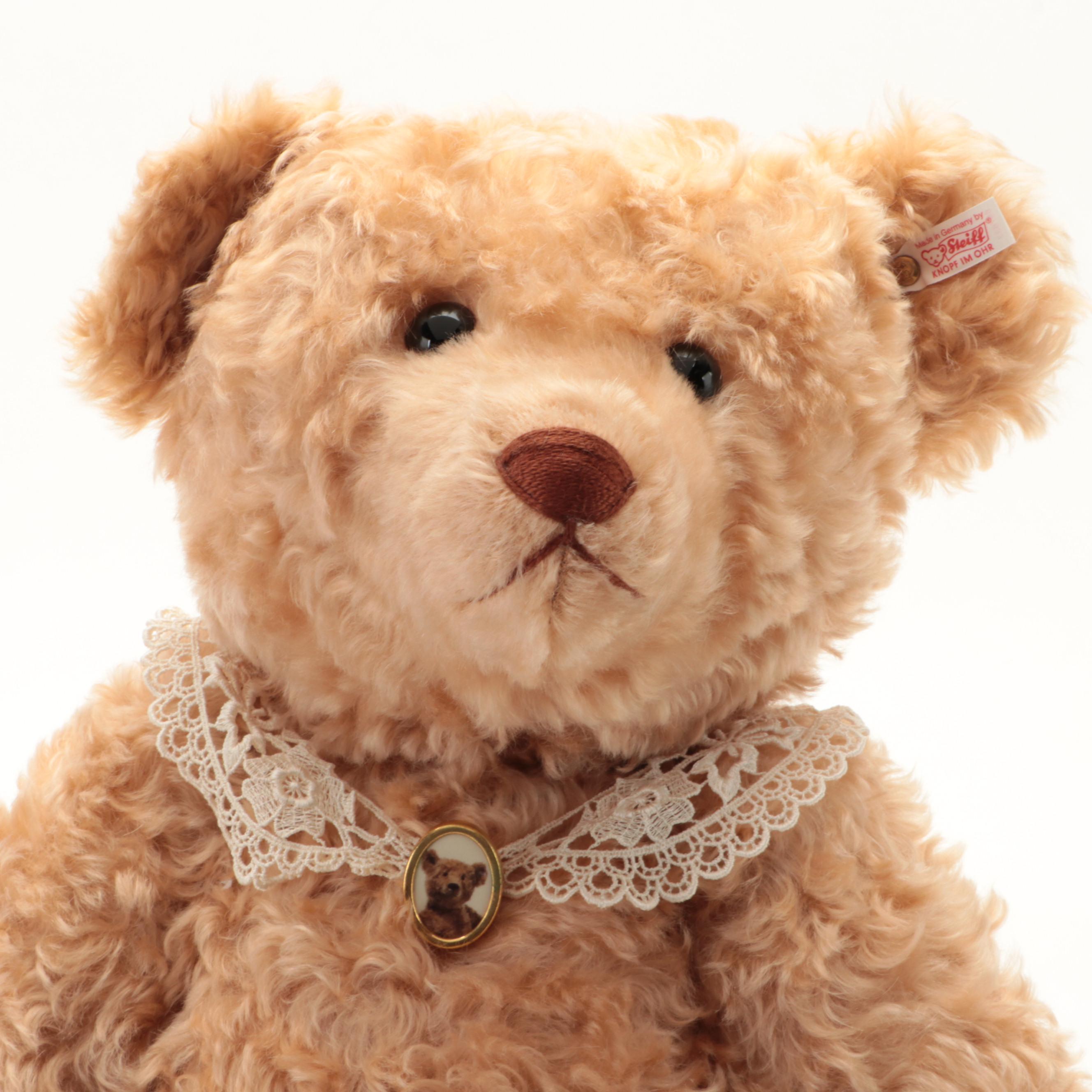 Steiff Limited Edition "Appolonia" 28" Bear with COA | EBTH