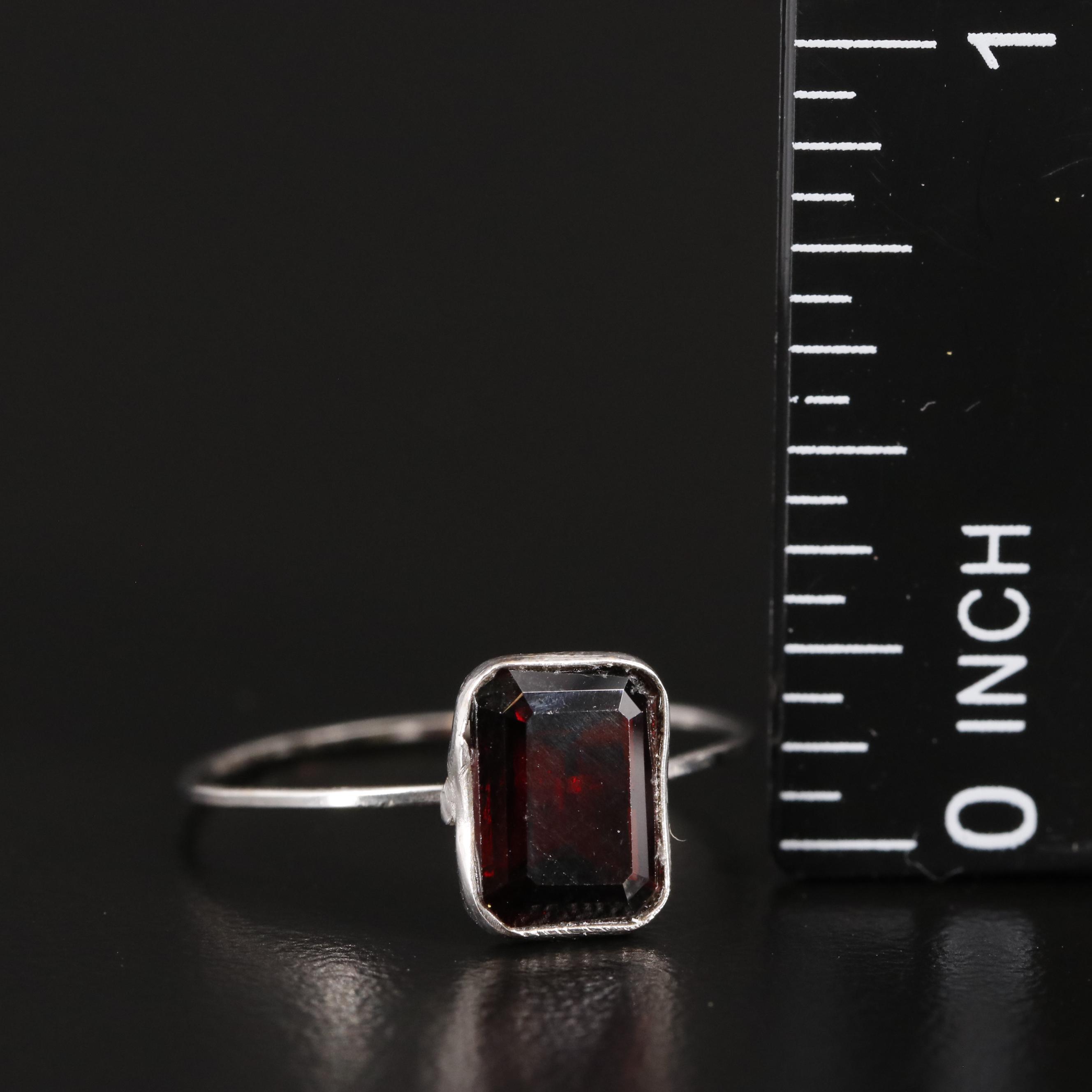 14K Garnet Solitaire Ring | EBTH