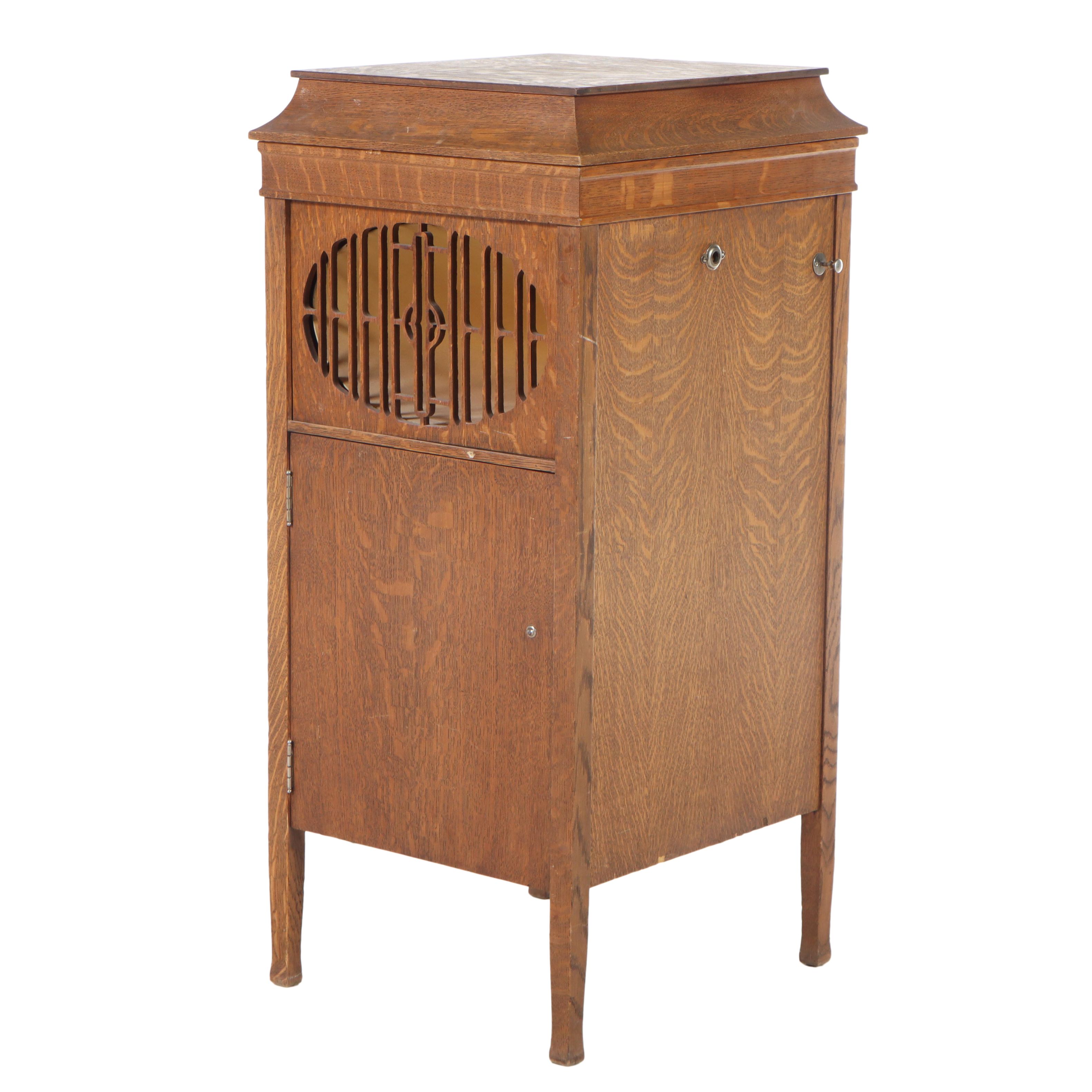 Brunswick Model 200 Phonograph in Oak Floor Cabinet, 1920s | EBTH