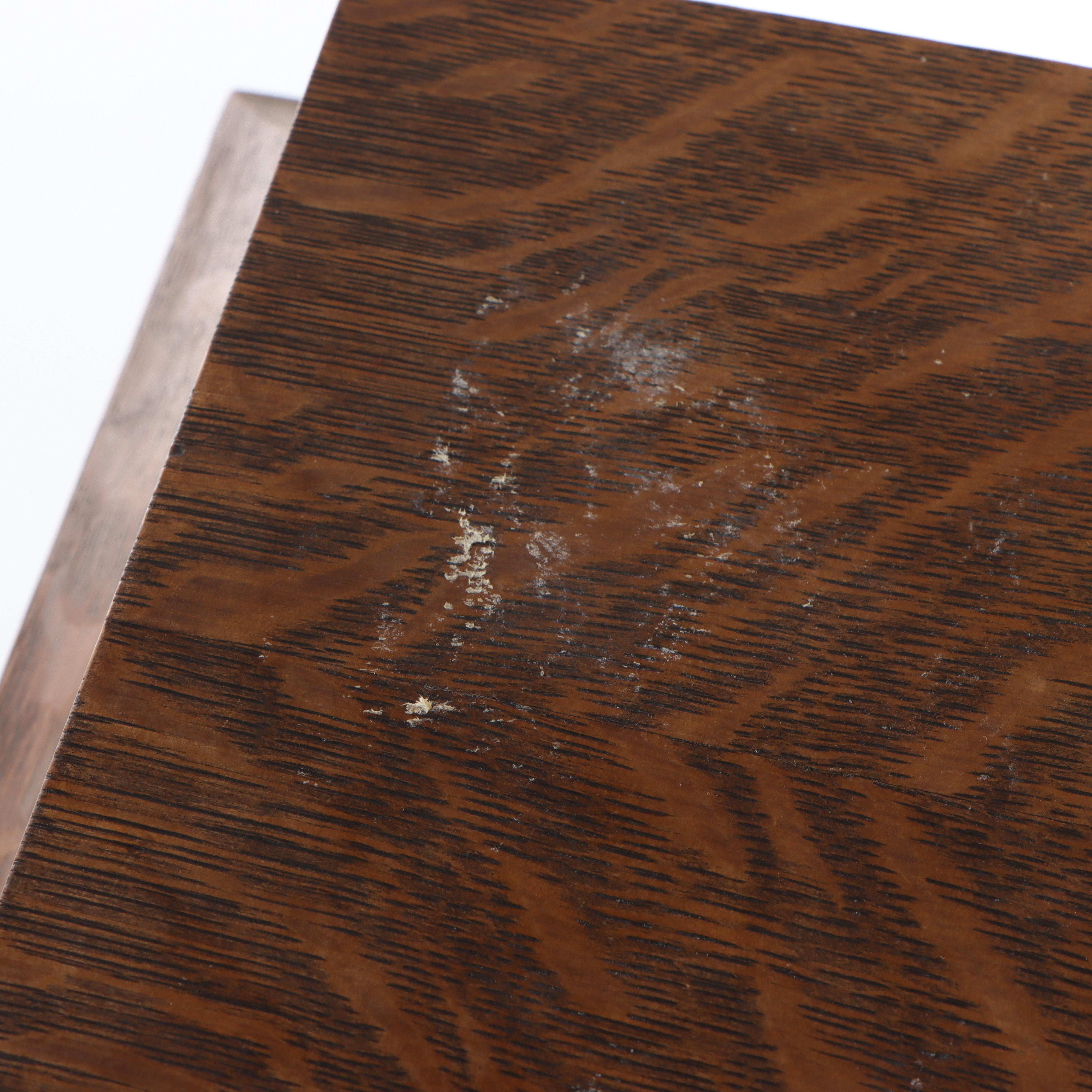 Brunswick Model 200 Phonograph in Oak Floor Cabinet, 1920s | EBTH