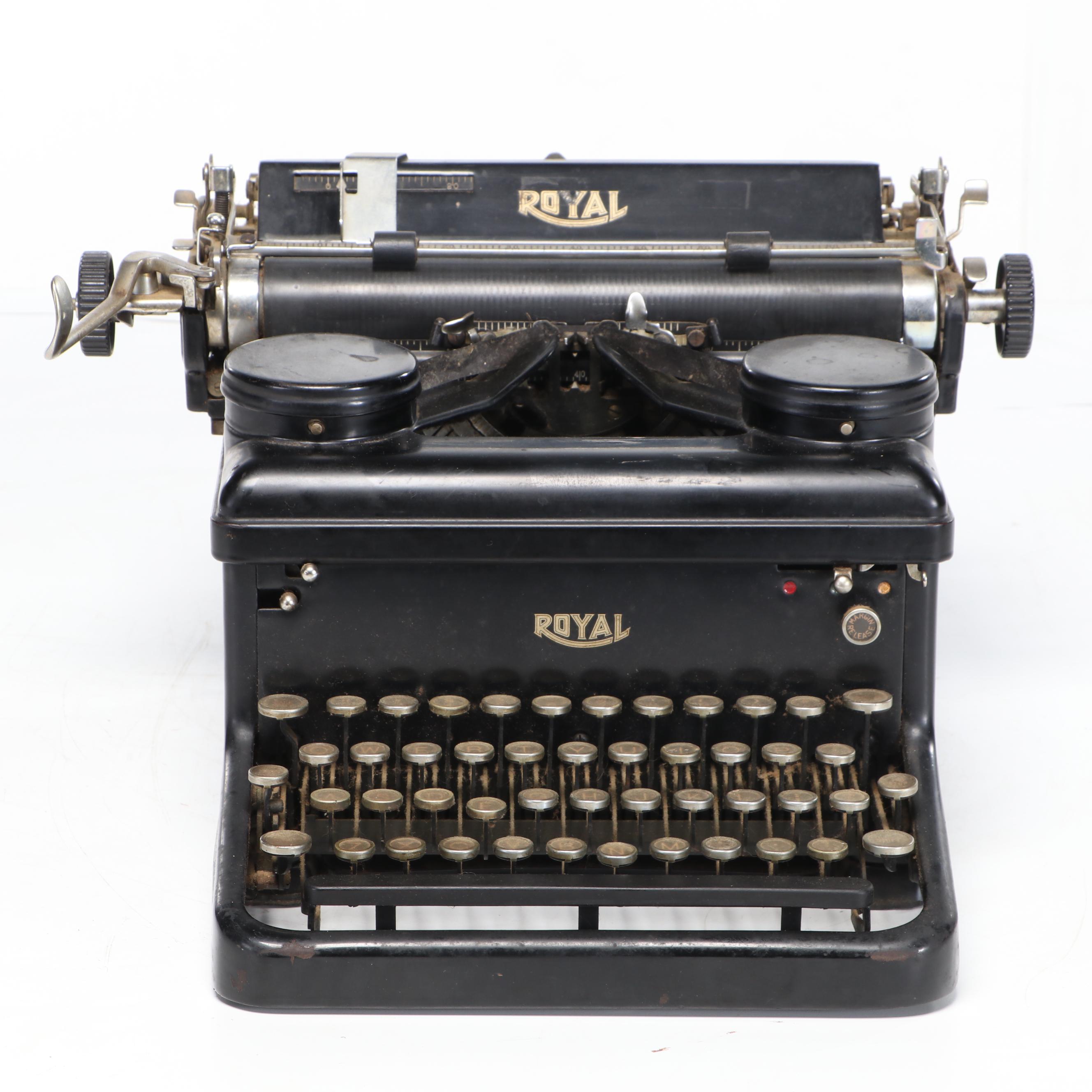 Royal Standard Flat Bed Staircase Typewriter, Early 20th Century | EBTH