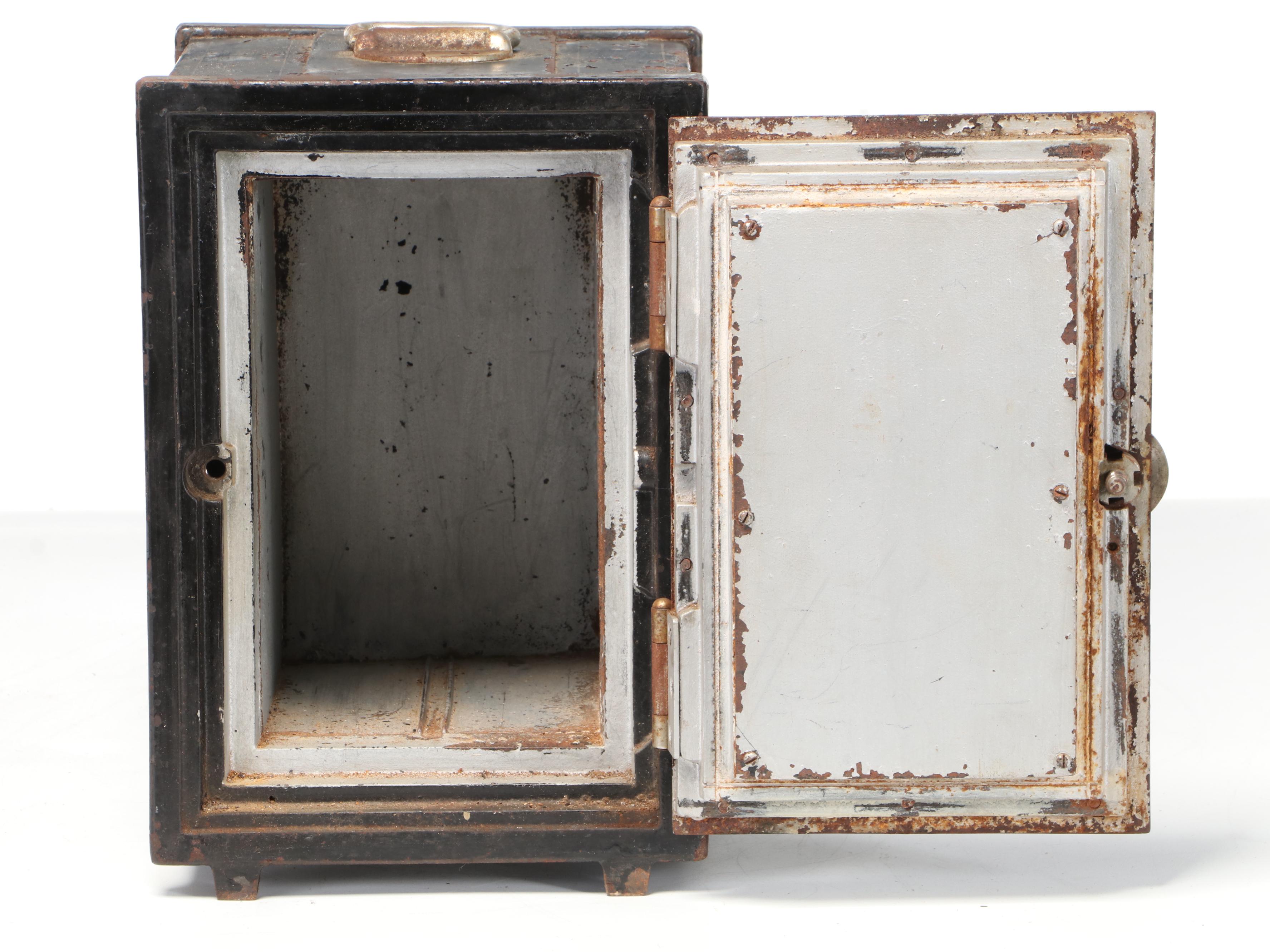 Meilink Mfg. Table Top Safe, Early 20th Century | EBTH