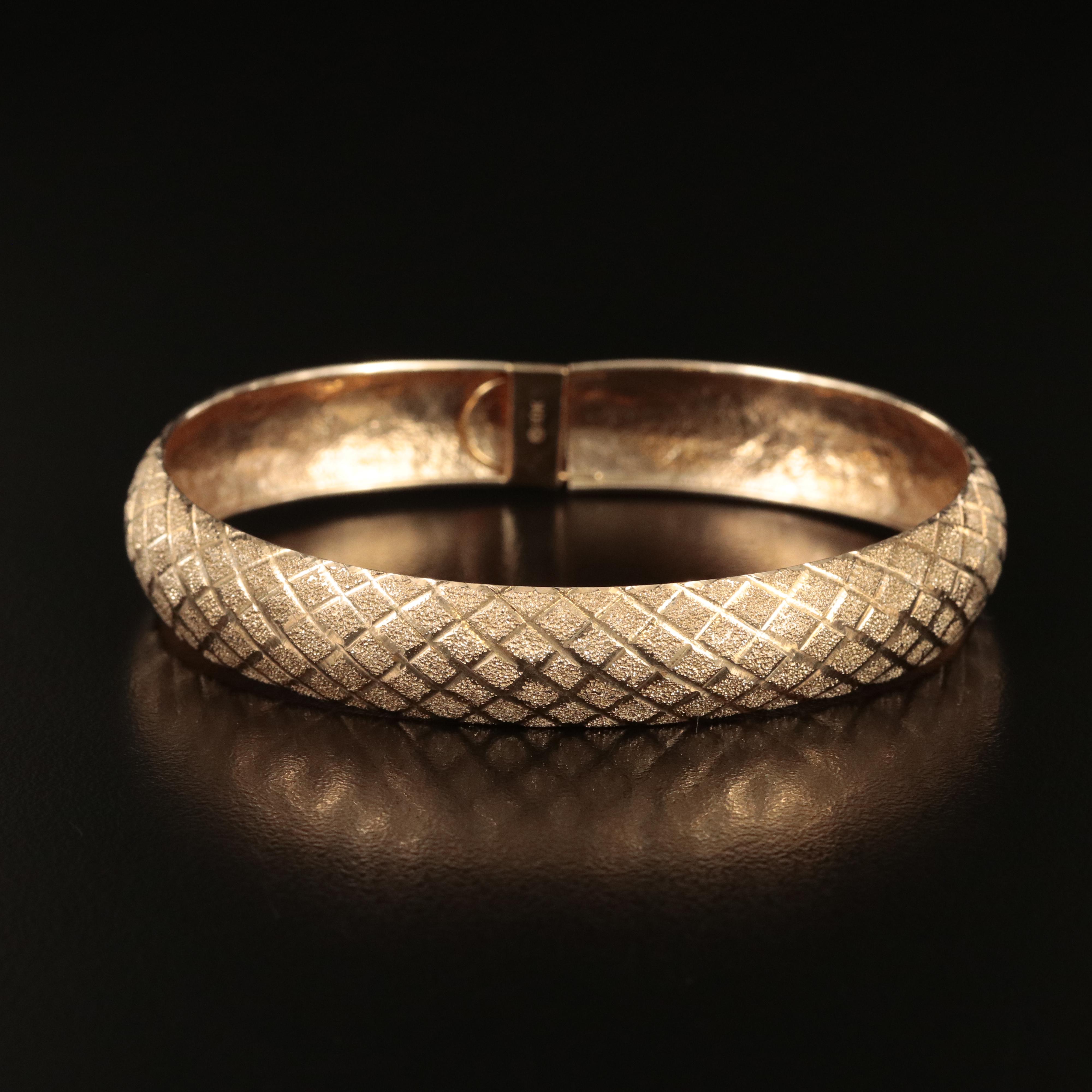 10K Lattice Patterned Bangle with Stippled Finish | EBTH