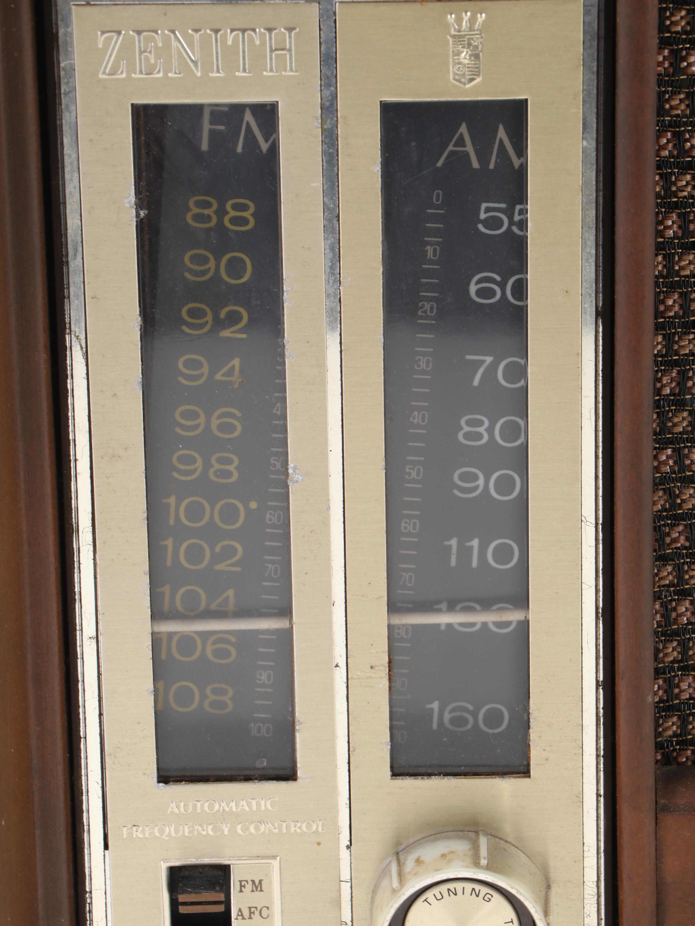 Zenith Long Distance Tube Radio, Mid-20th Century | EBTH