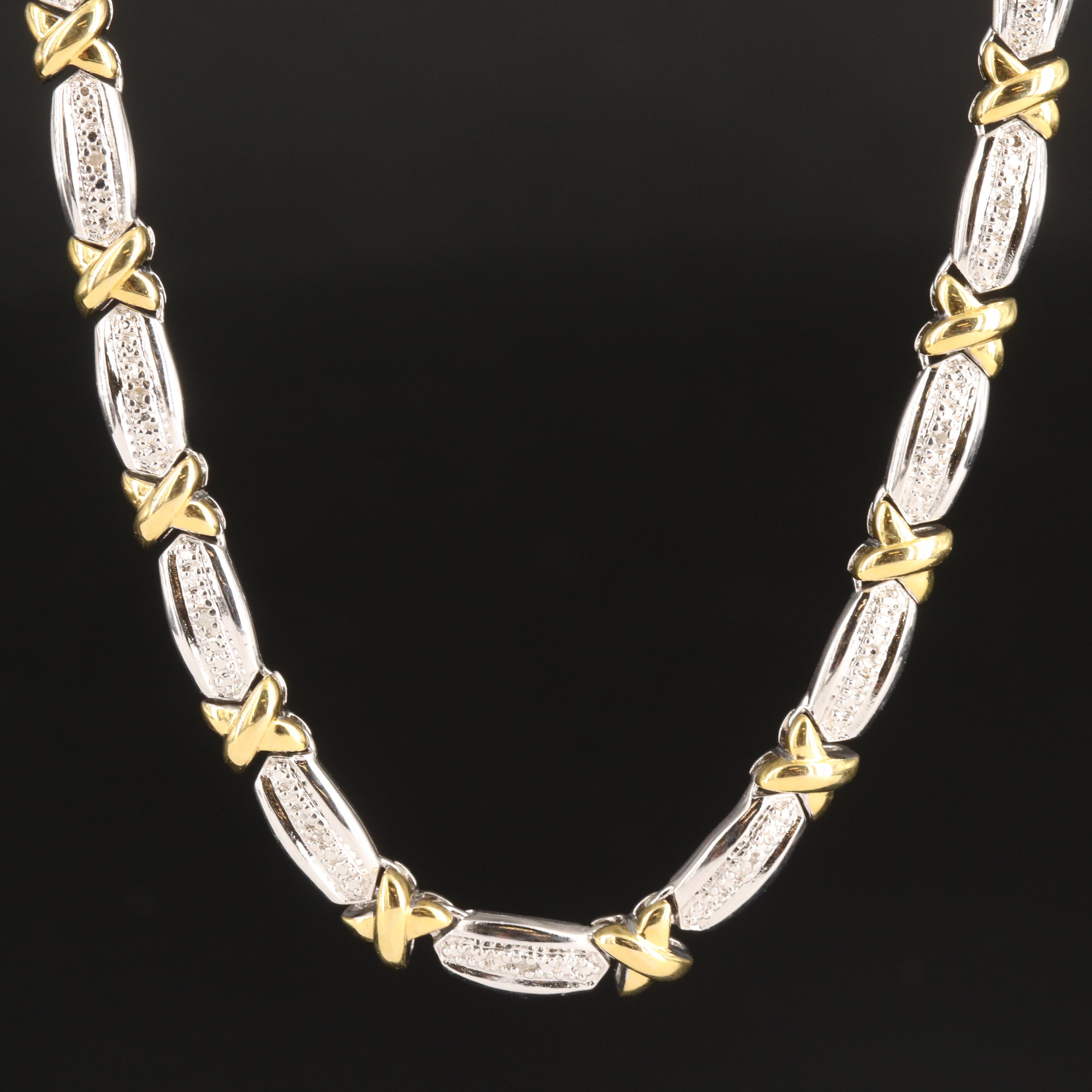 Sterling Silver Diamond Necklace Featuring Chain Link Design | EBTH