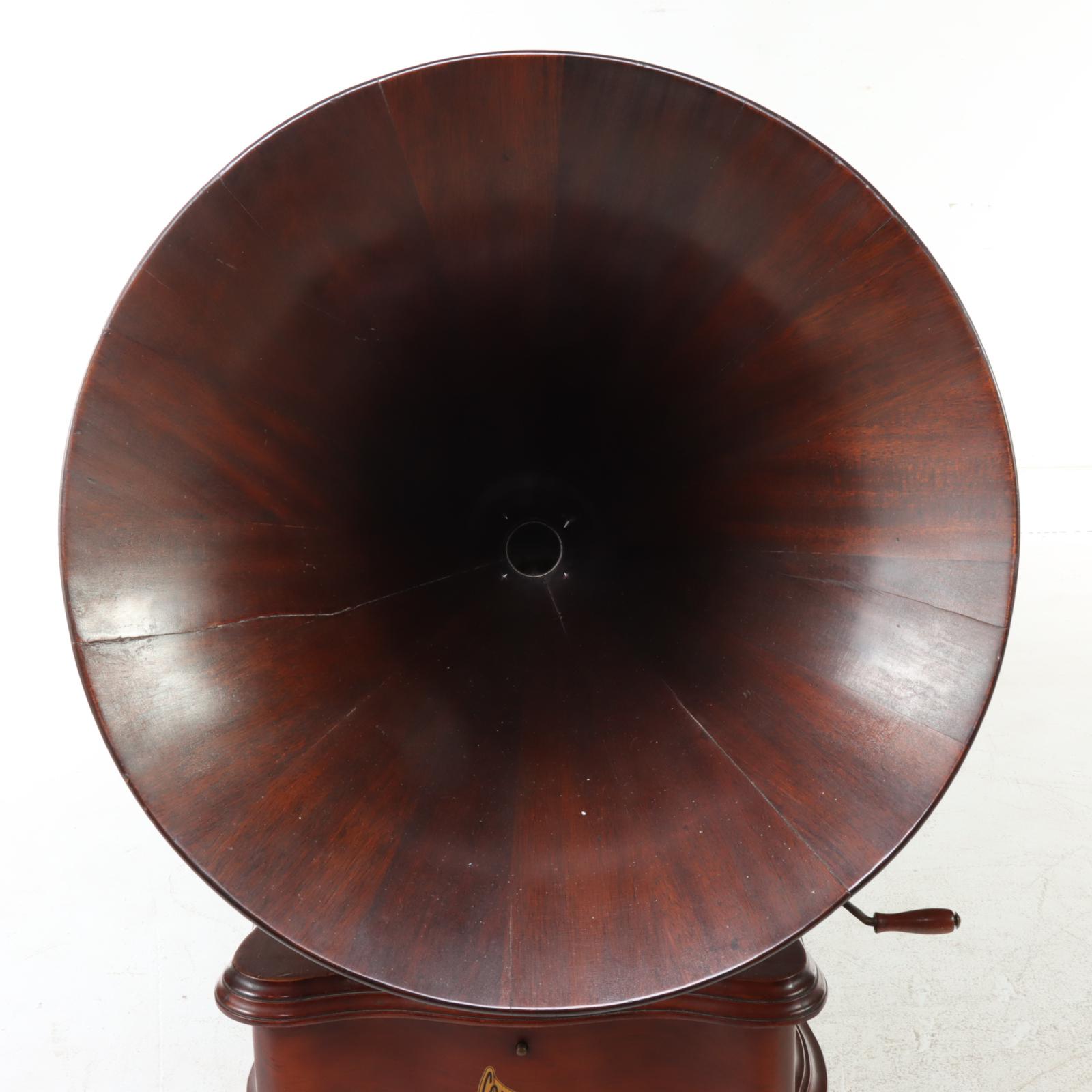 Columbia Graphophone Co. Mahogany Gramophone on Side Table, Early 20th ...