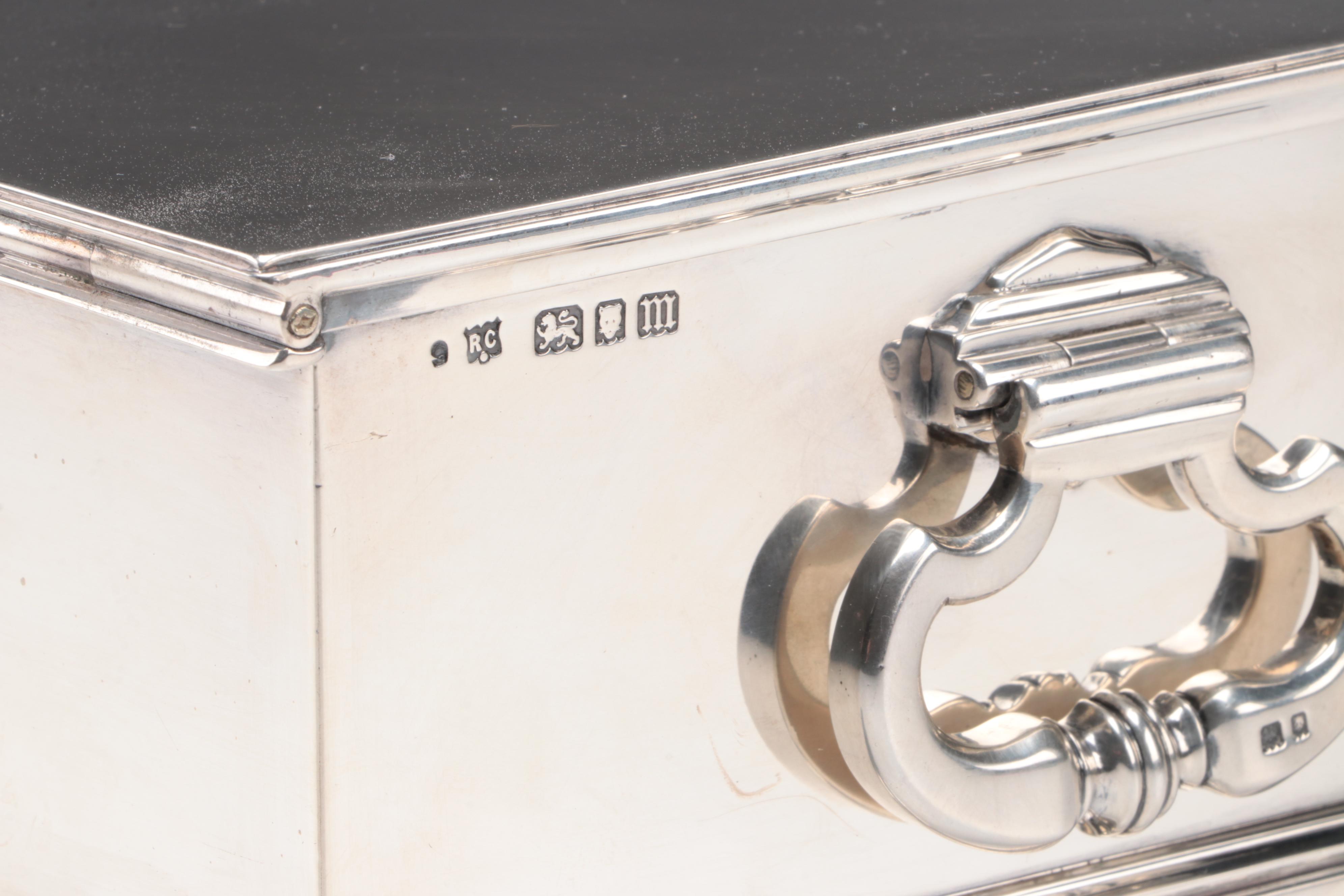 William Comyns & Sons Sterling Silver Cigarette Box, 1927 | EBTH