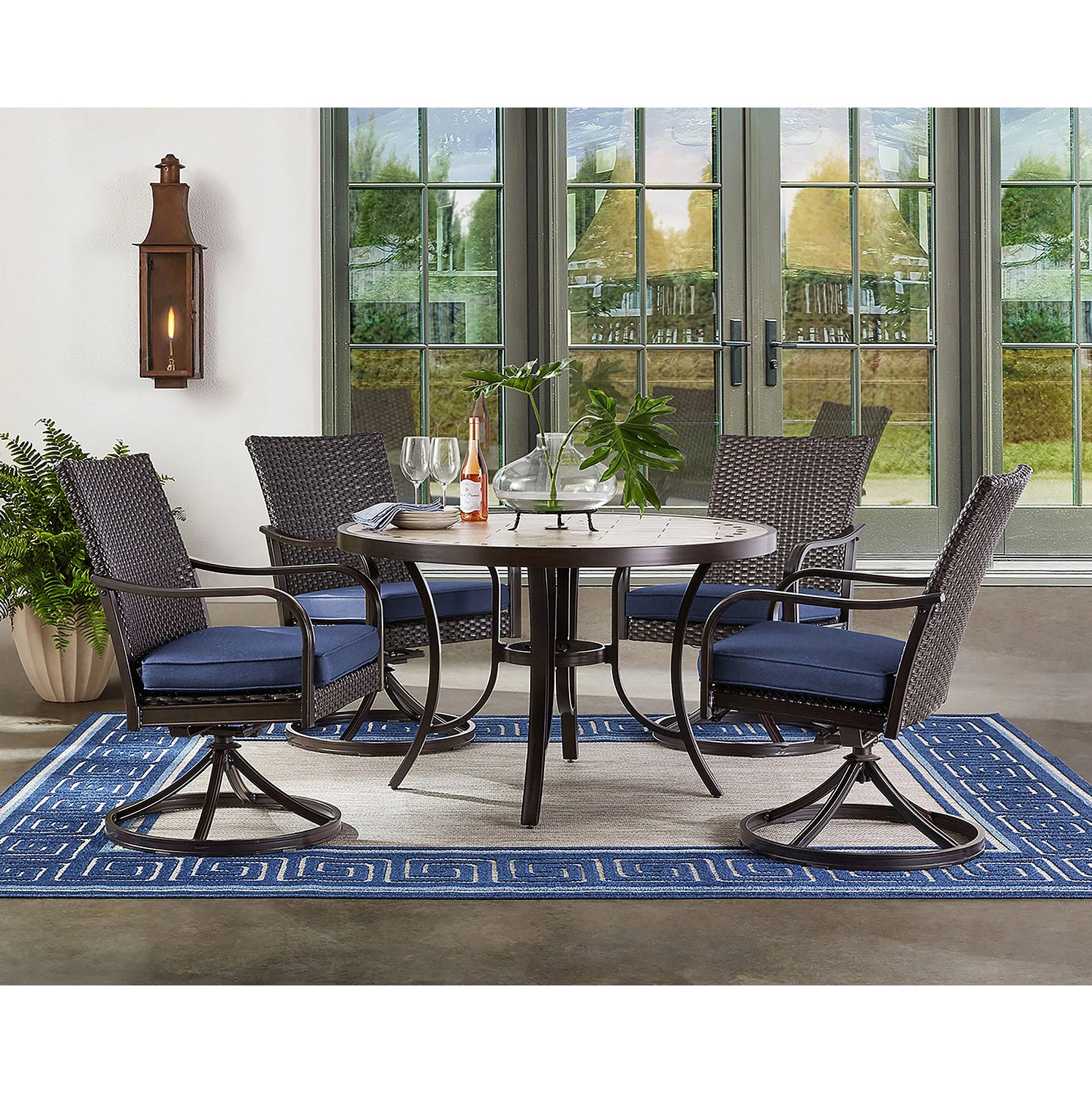 Member's Mark Heritage Indigo Blue 5-Piece Round Patio Dining Set | EBTH