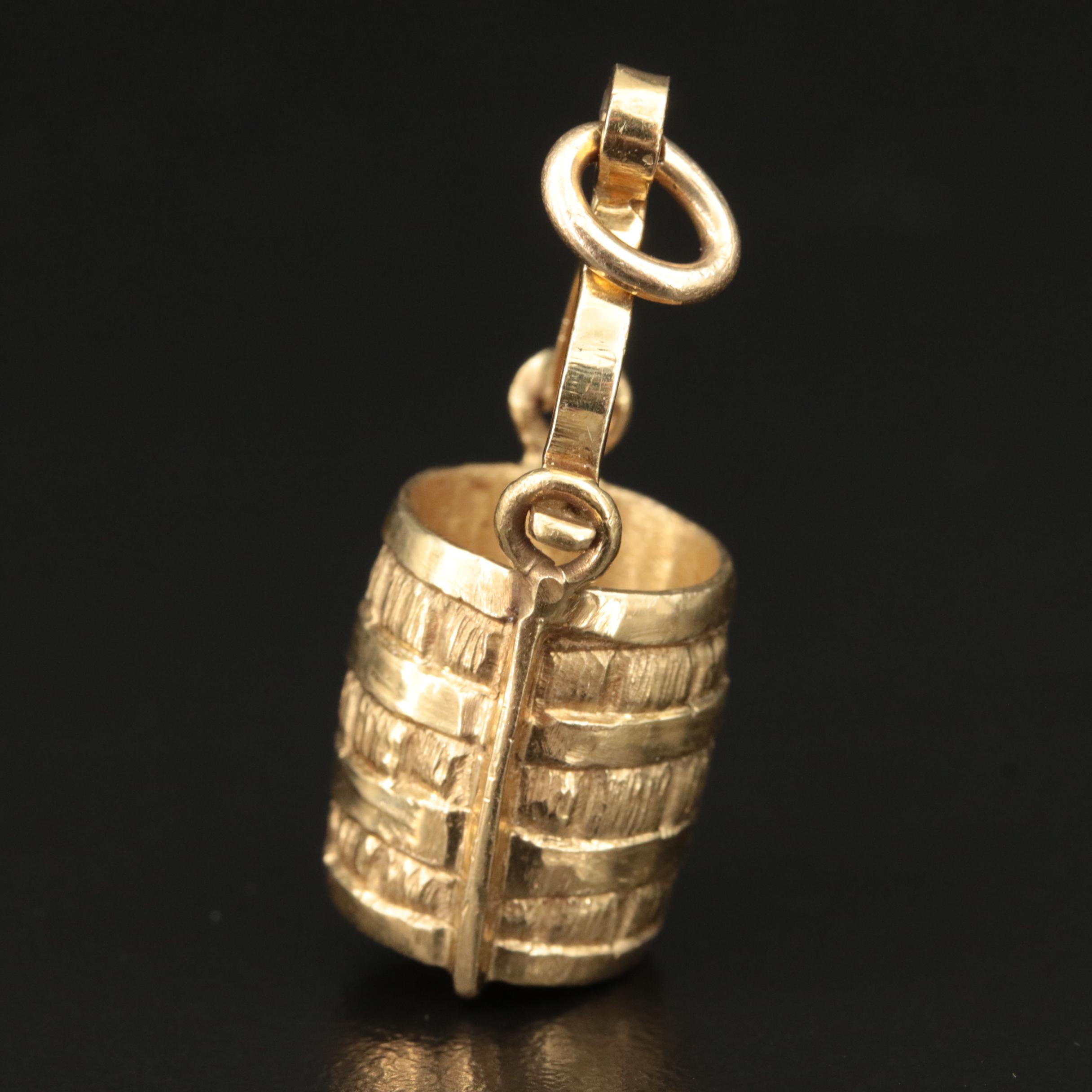 18K Barrel Pendant | EBTH