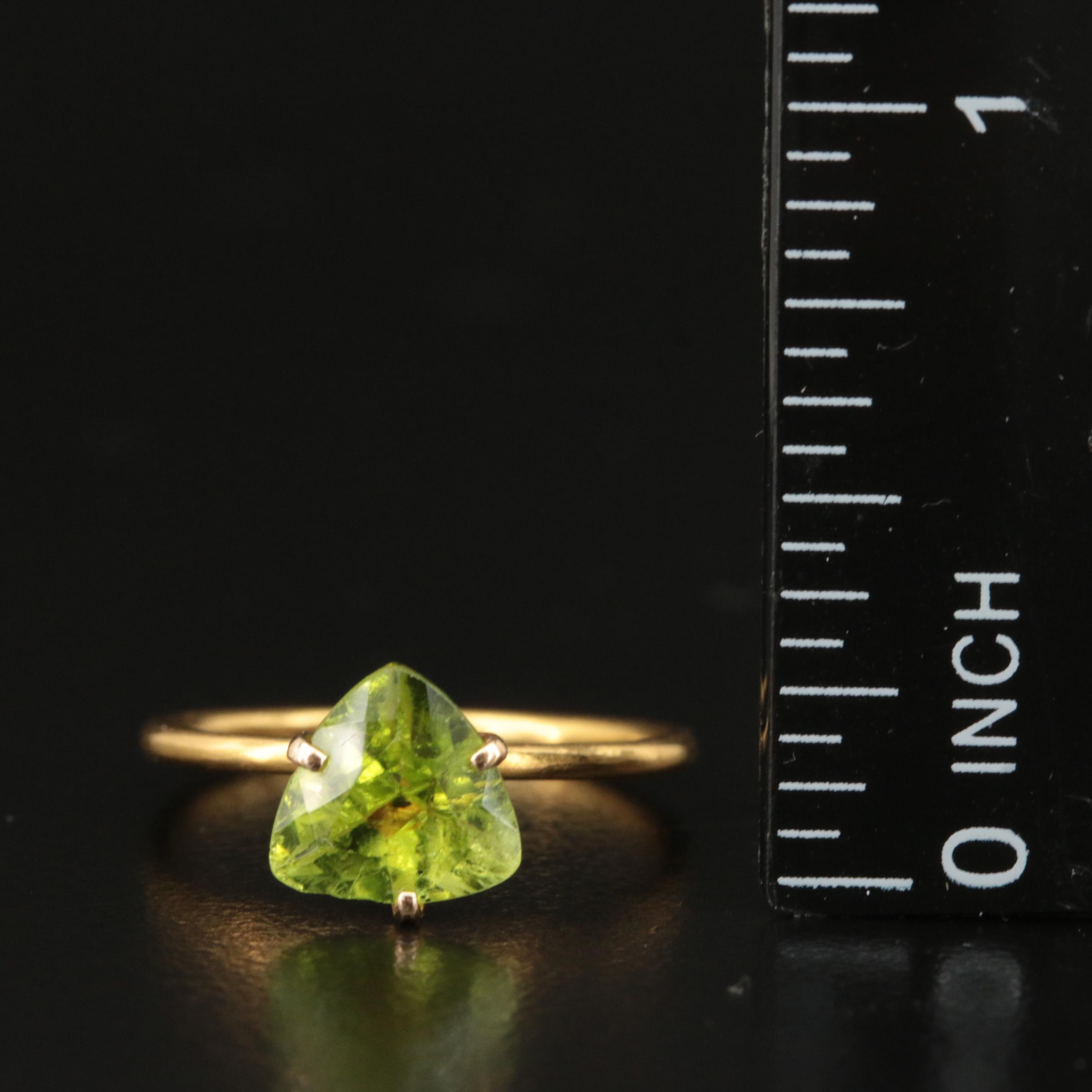 18K Peridot Solitaire Ring | EBTH