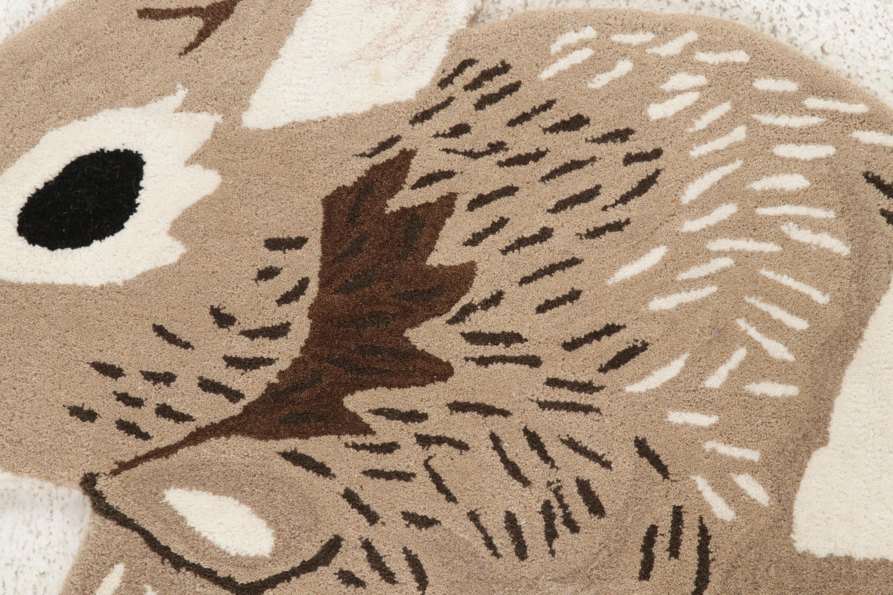 2' x 3' Hand-Tufted Bunny Rabbit Shaped Accent Rug | EBTH